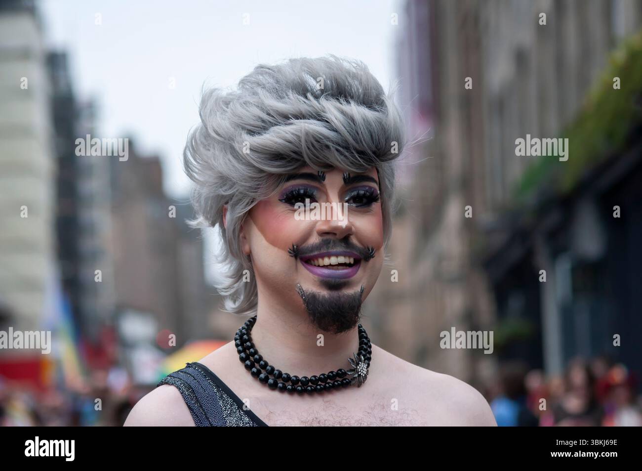 Edinburgh, Scotland, UK. 21st June, 2025. People taking part in the ...