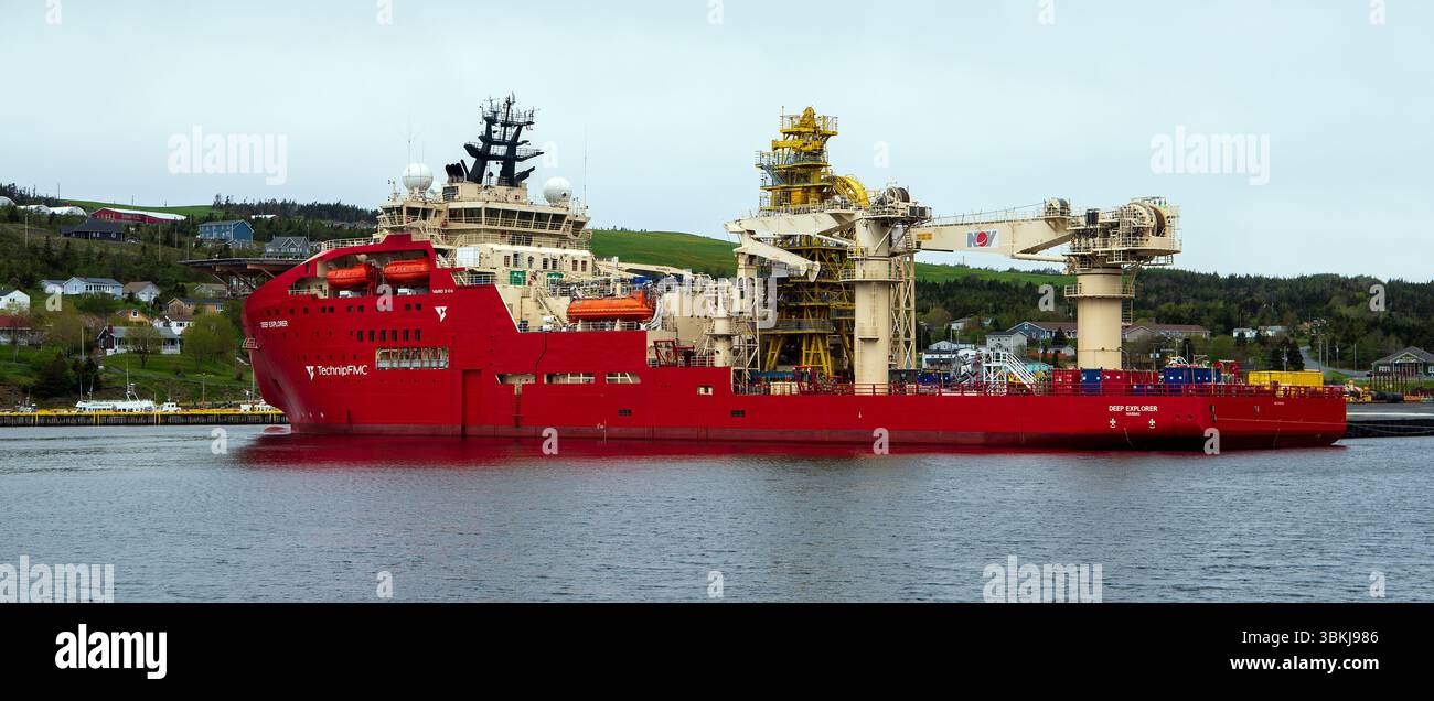 The Deep Explorer, a huge Offshore Subsea Construction and Diving ...