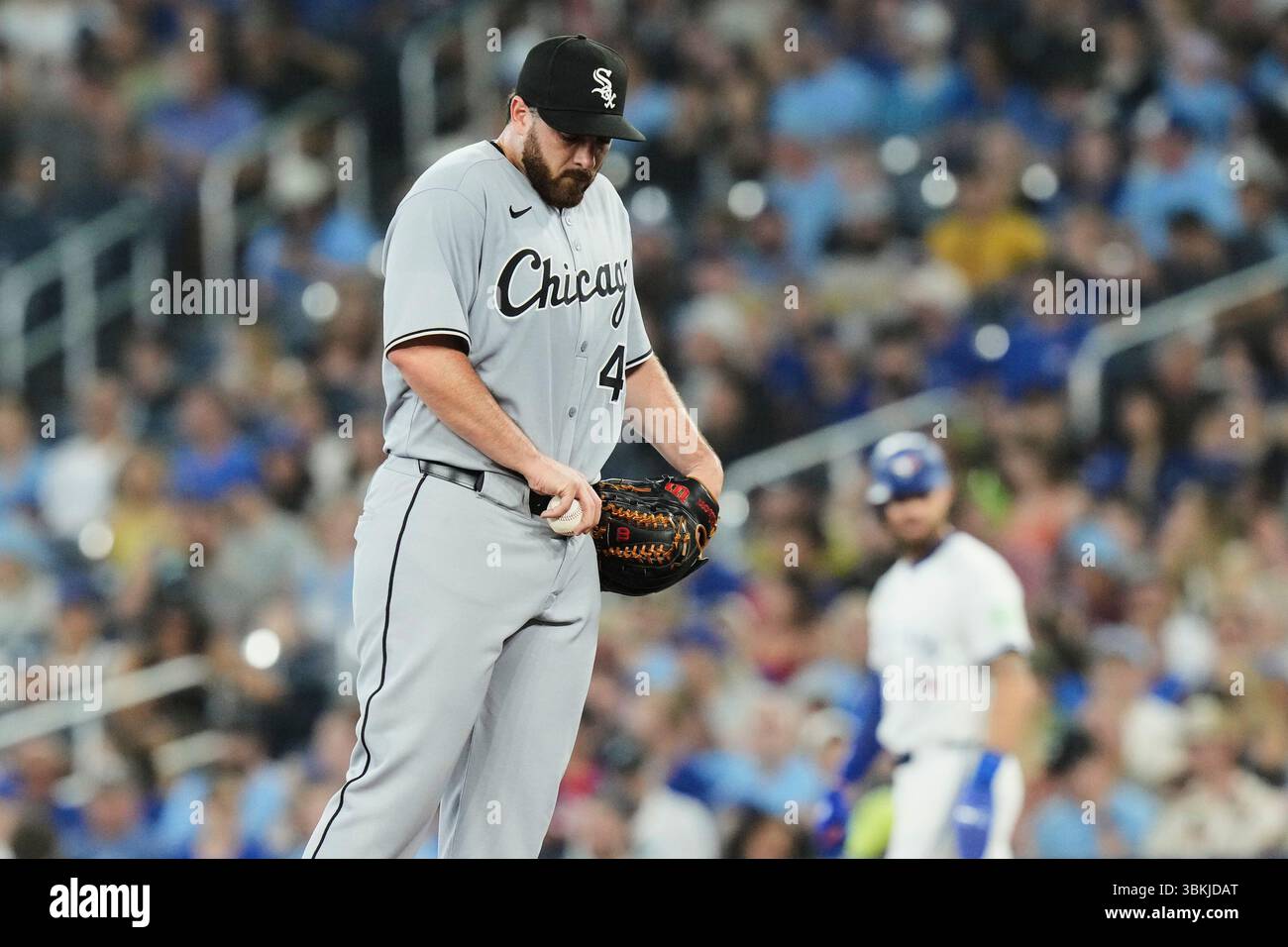 Chicago White Sox pitcher Aaron Civale (43) reacts on the mound during ...
