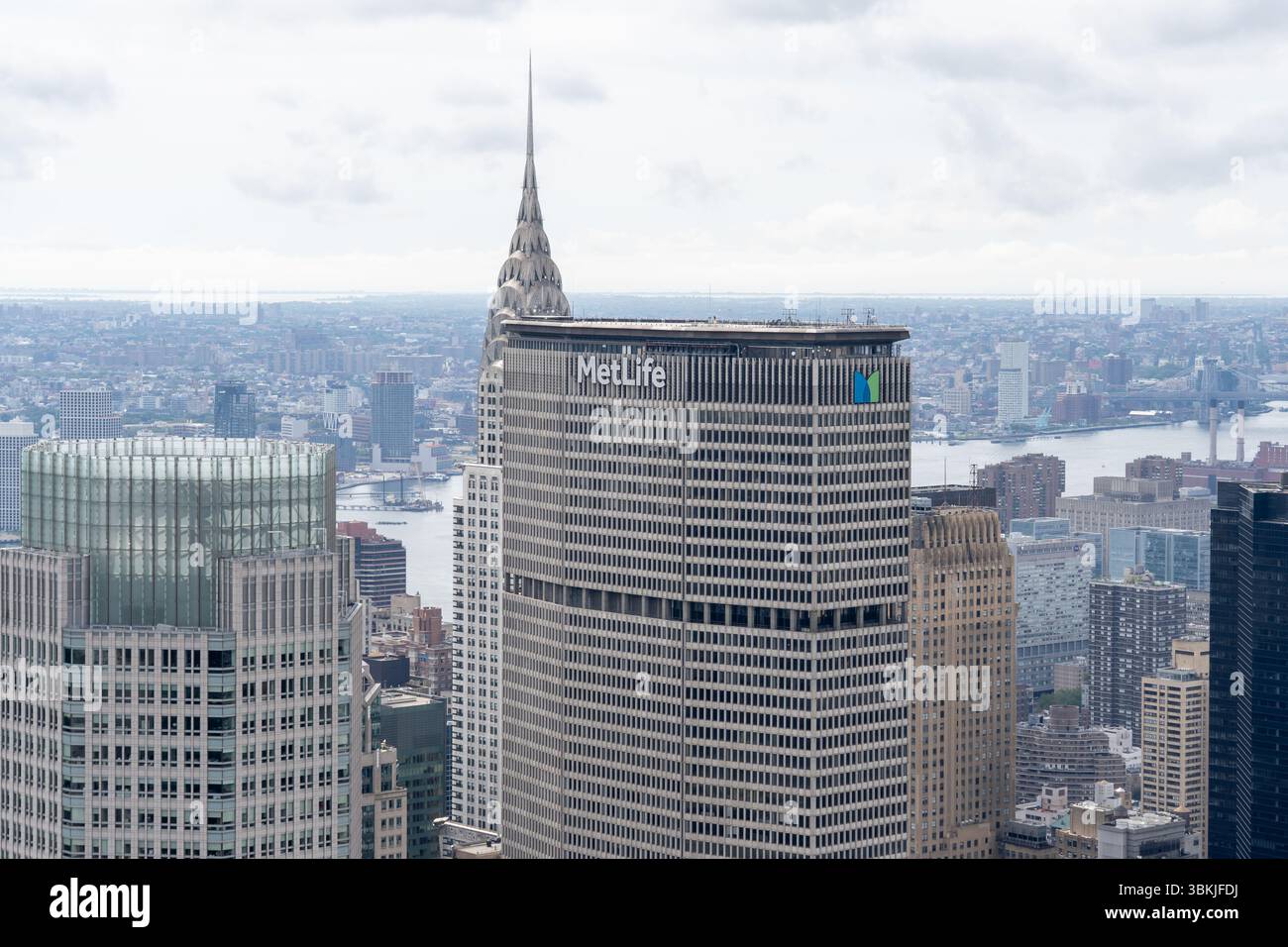 MetLife headquarters in MetLife Building at 200 Park Avenue in New York ...