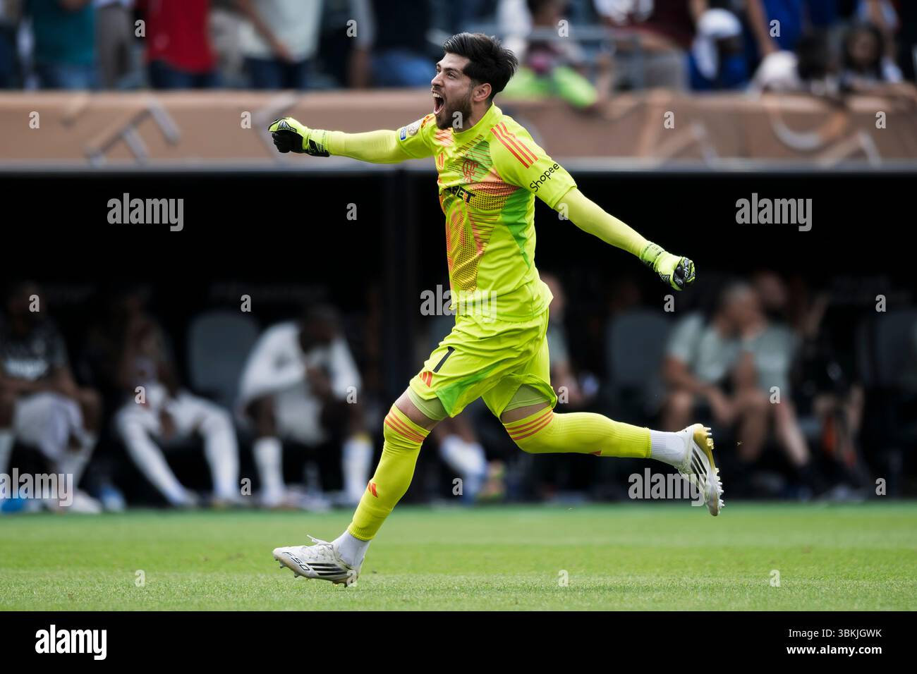 Agustin Rossi of CR Flamengo celebrates during the FIFA Club World Cup ...