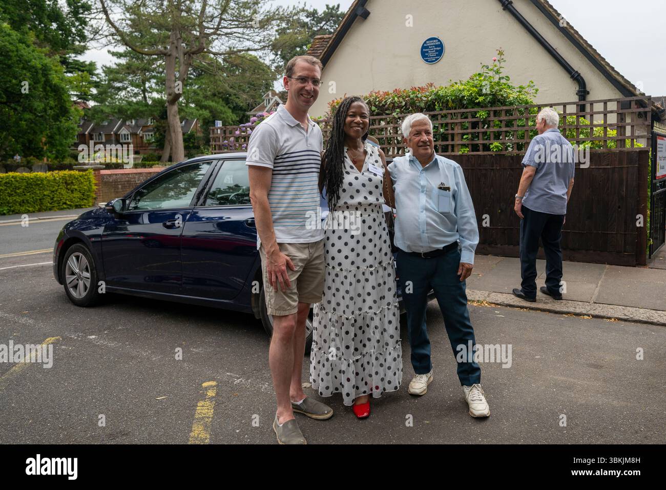 Watford, UK, 21st June 2025, On a hot mid-summers day in Watford a blue ...