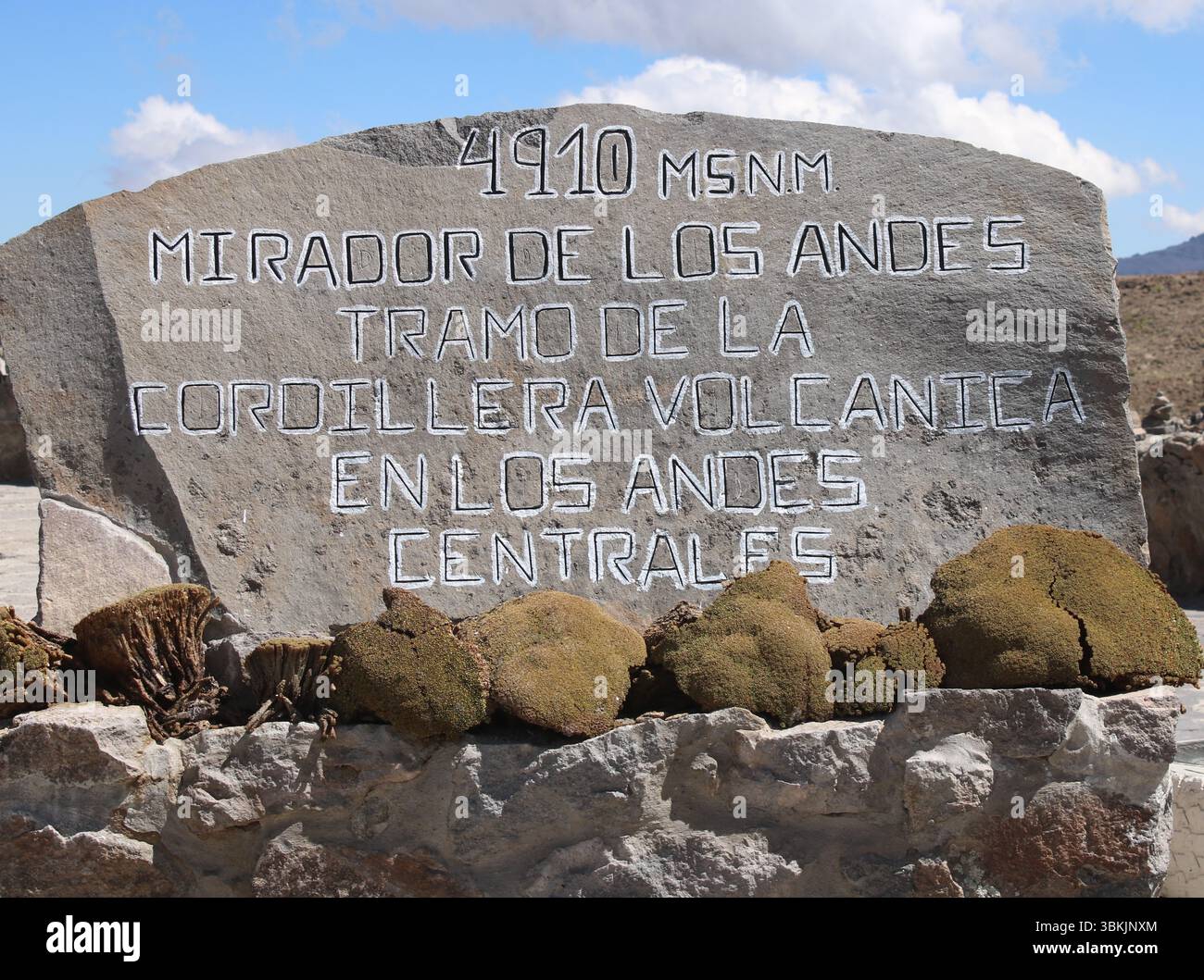 marker welcome sign at famous national park Mirador de los Andes Tramo ...