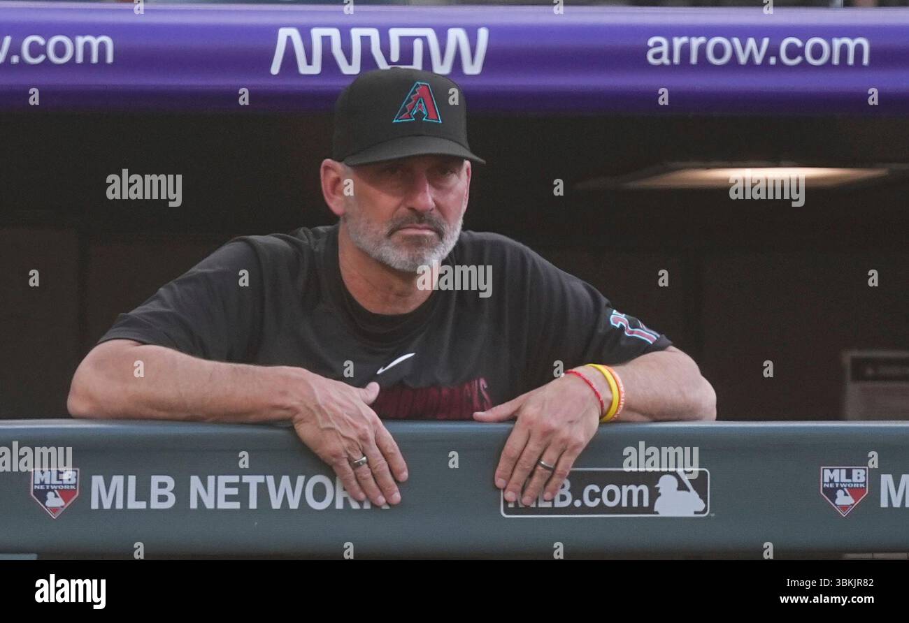 Arizona Diamondbacks manager Torey Lovullo (17) in the first inning of ...