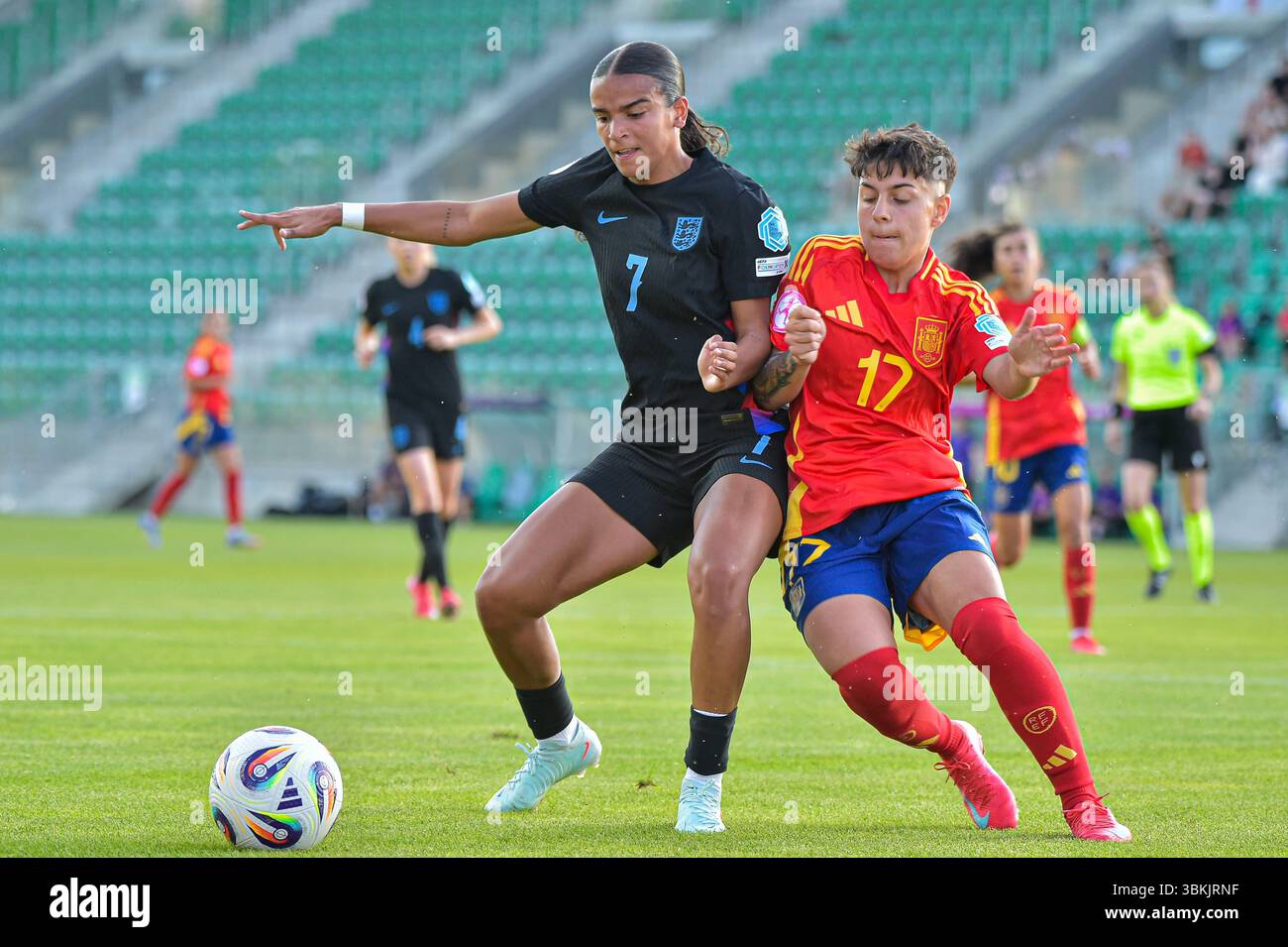 Stalowa Wola, Poland. 21th June, 2025. Ava Baker (7, England), Emma ...