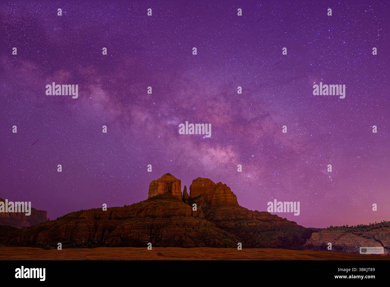 Sedona cathedral rock milky way hi-res stock photography and images - Alamy