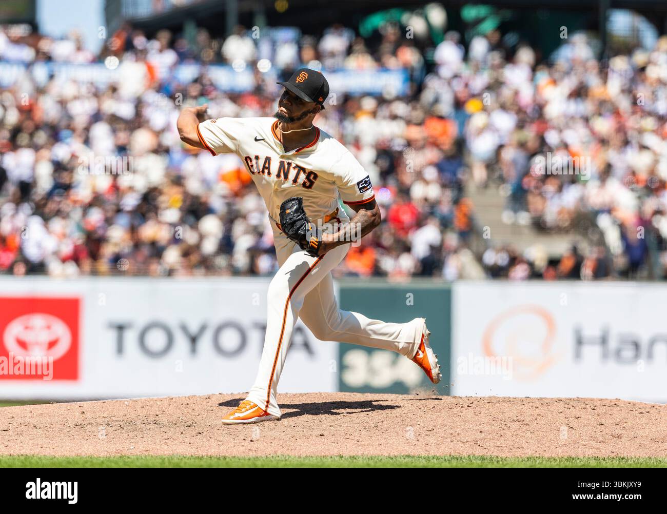 June 21 2025 San Francisco CA, U.S.A. San Francisco pitcher Camilo ...