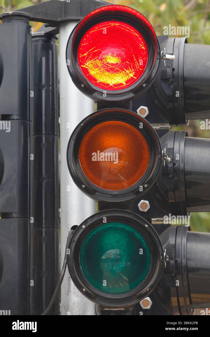 Close up city semaphore hi-res stock photography and images - Alamy