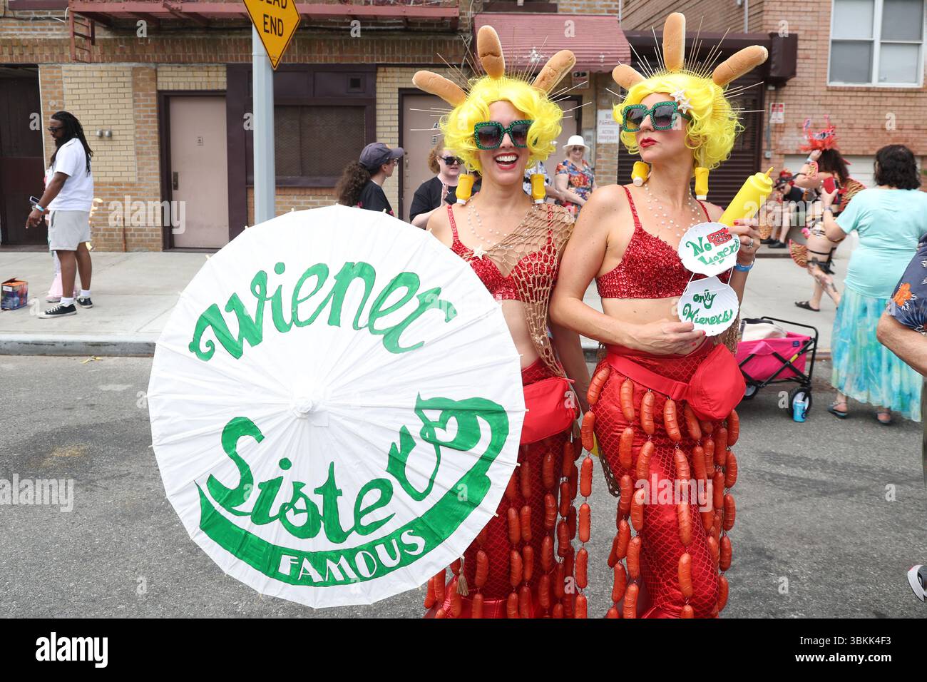 The Weiner Sisters pose for a photo before the start of the Mermaid ...