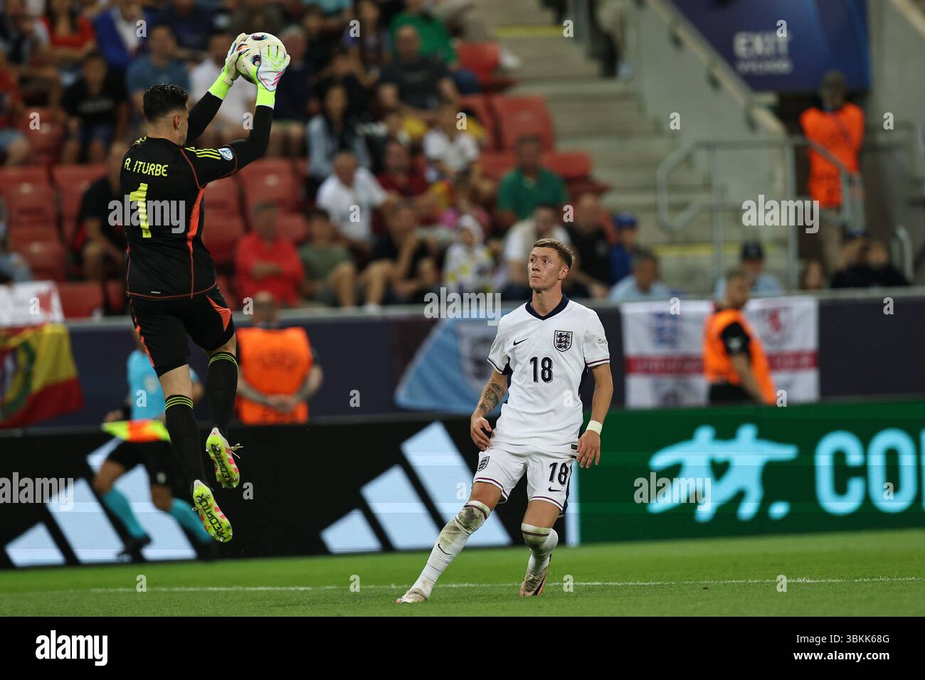 Alejandro Iturbe (Spain U21)Jay Stansfield (England U21) during the ...