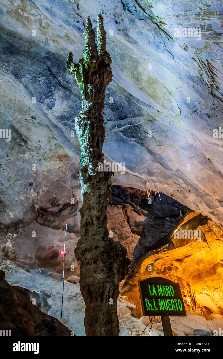 Grutas garcia hi-res stock photography and images - Alamy