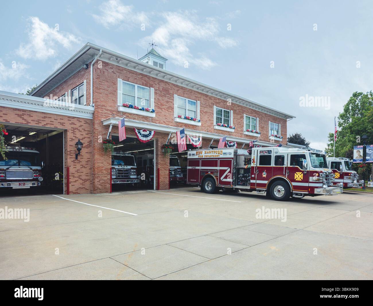 New York Mills, New York - June 19, 2025: Wide Landscape View of New ...