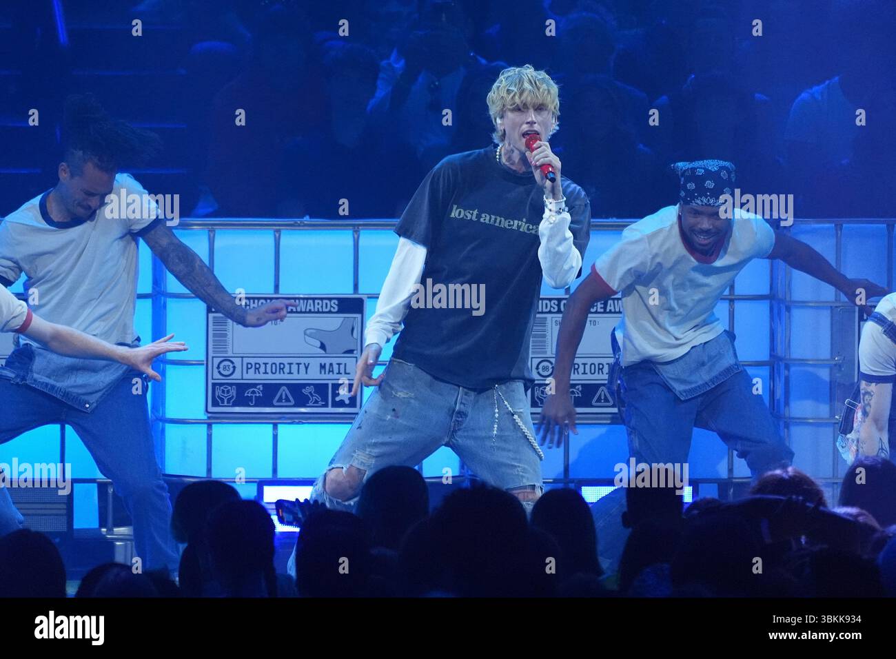 Machine Gun Kelly performs "Cliche" during the Nickelodeon Kids' Choice ...