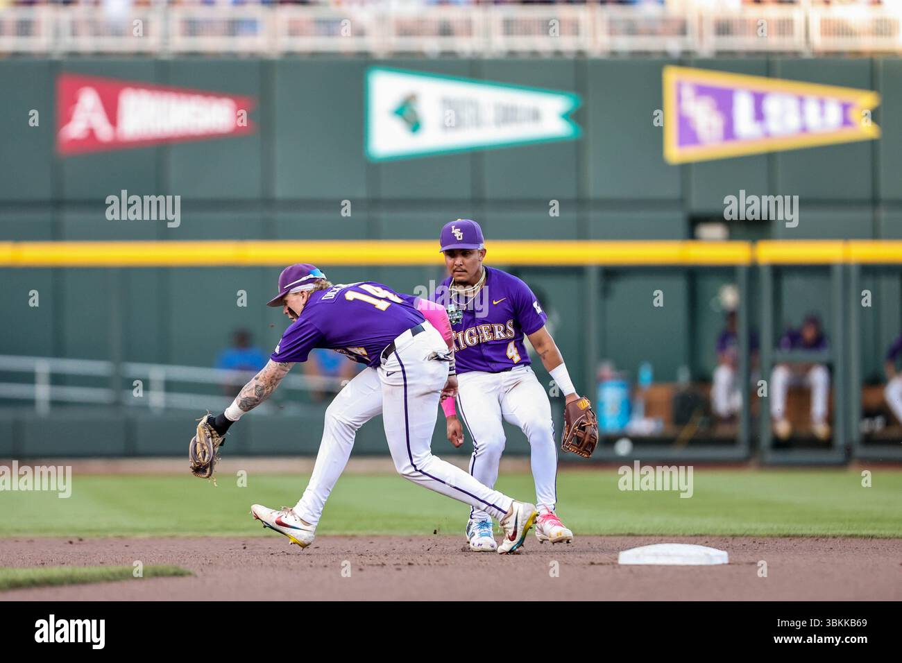 Omaha, USA. 21st June, 2025. June 21, 2025: LSU second baseman Daniel ...