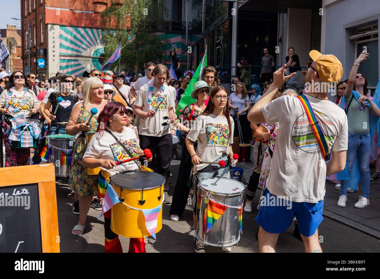 Nottingham, UK. 21 JUN, 2025. Group drum as hundreds marched through ...