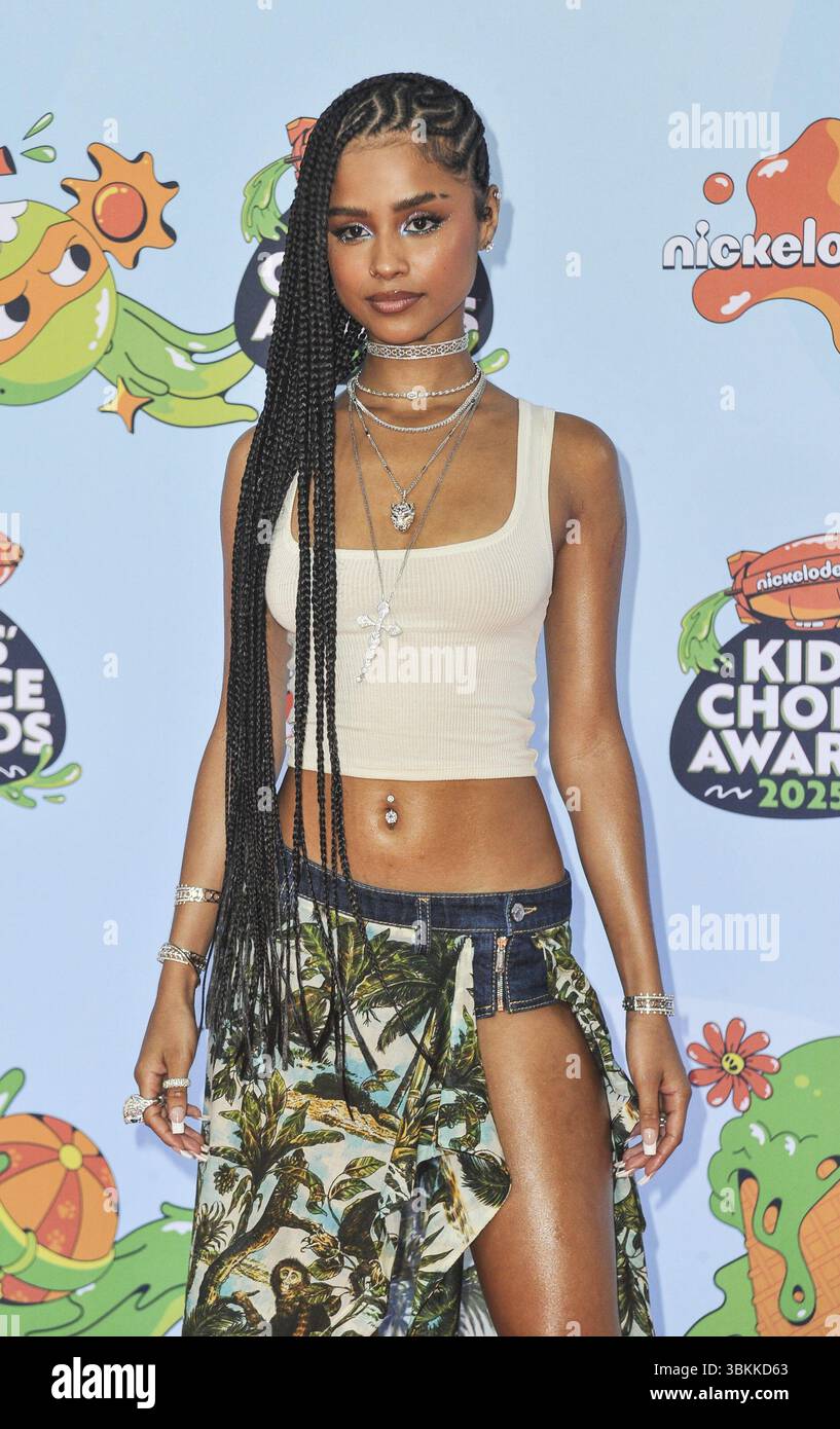 Tyla at arrivals for Nickelodeon Kids Choice Awards 2025, Barker Hangar, Santa Monica, CA, June ...