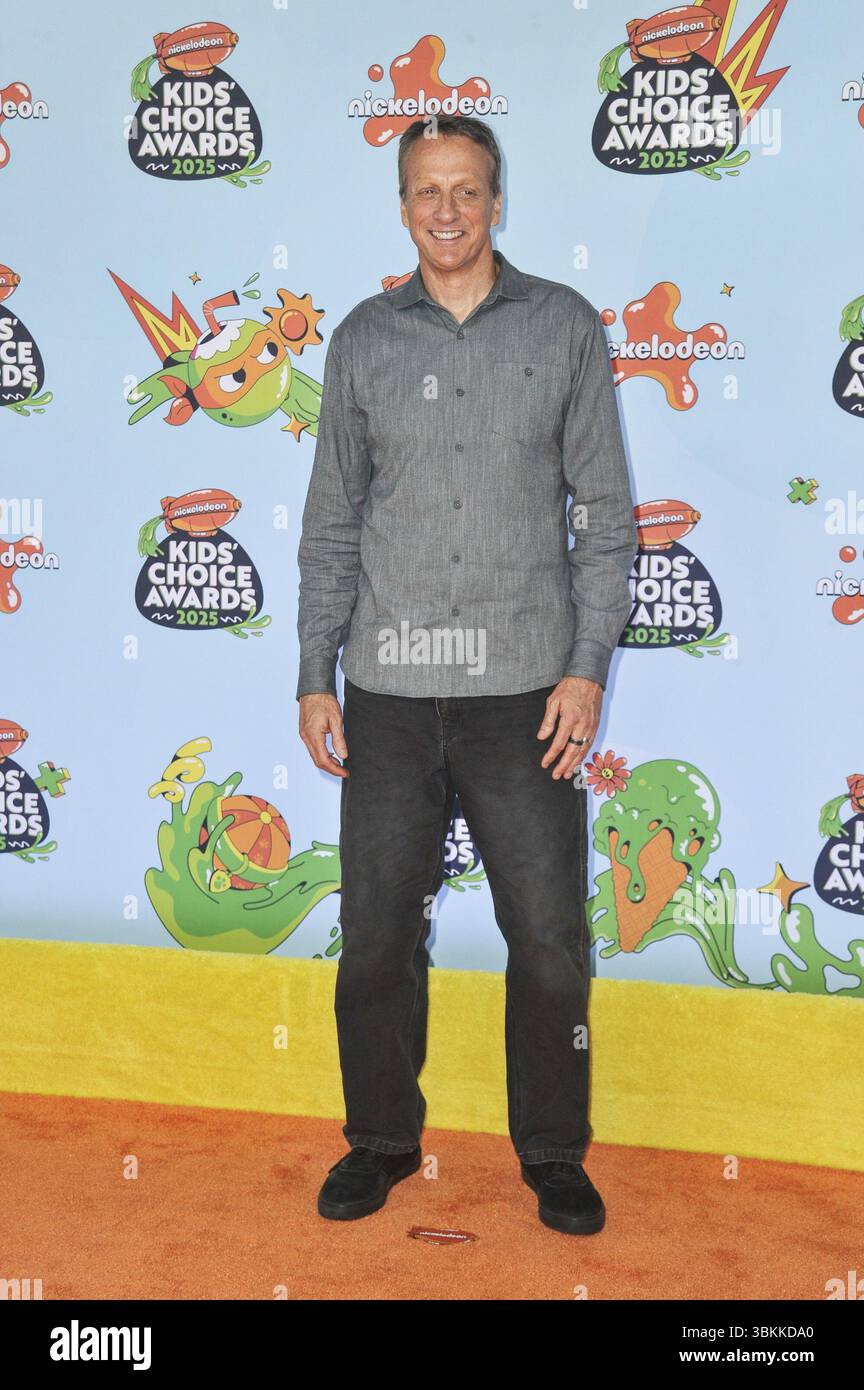 Tony Hawk at arrivals for Nickelodeon Kids Choice Awards 2025 - Part 2 ...