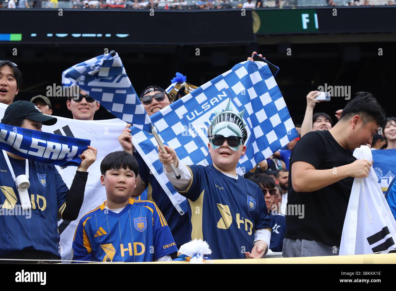 Ulsan Hyundai fans support their team during the FIFA Club World Cup ...
