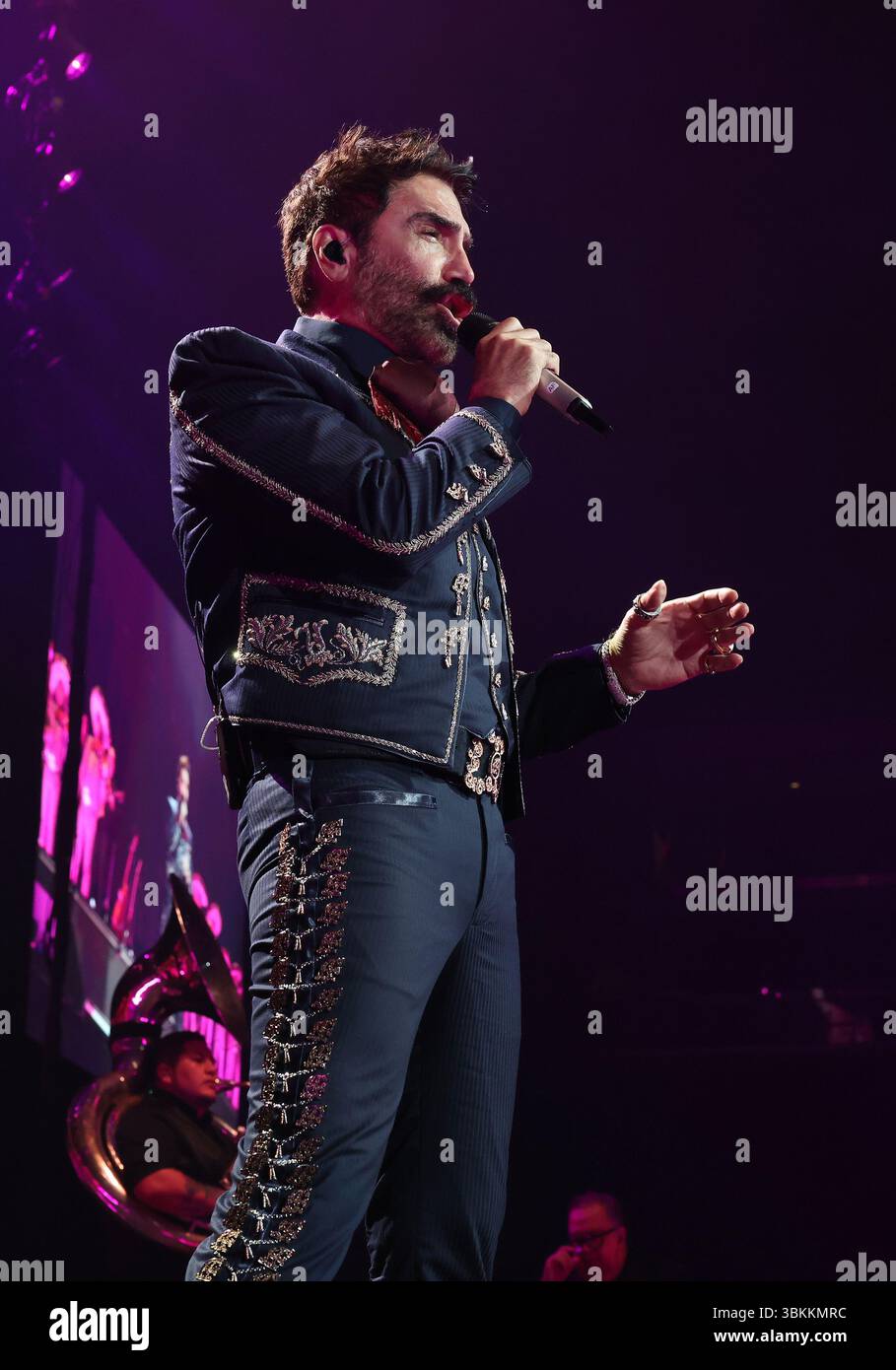 MIAMI, FL - JUNE 21: Alejandro Fernandez performs during Alejandro ...