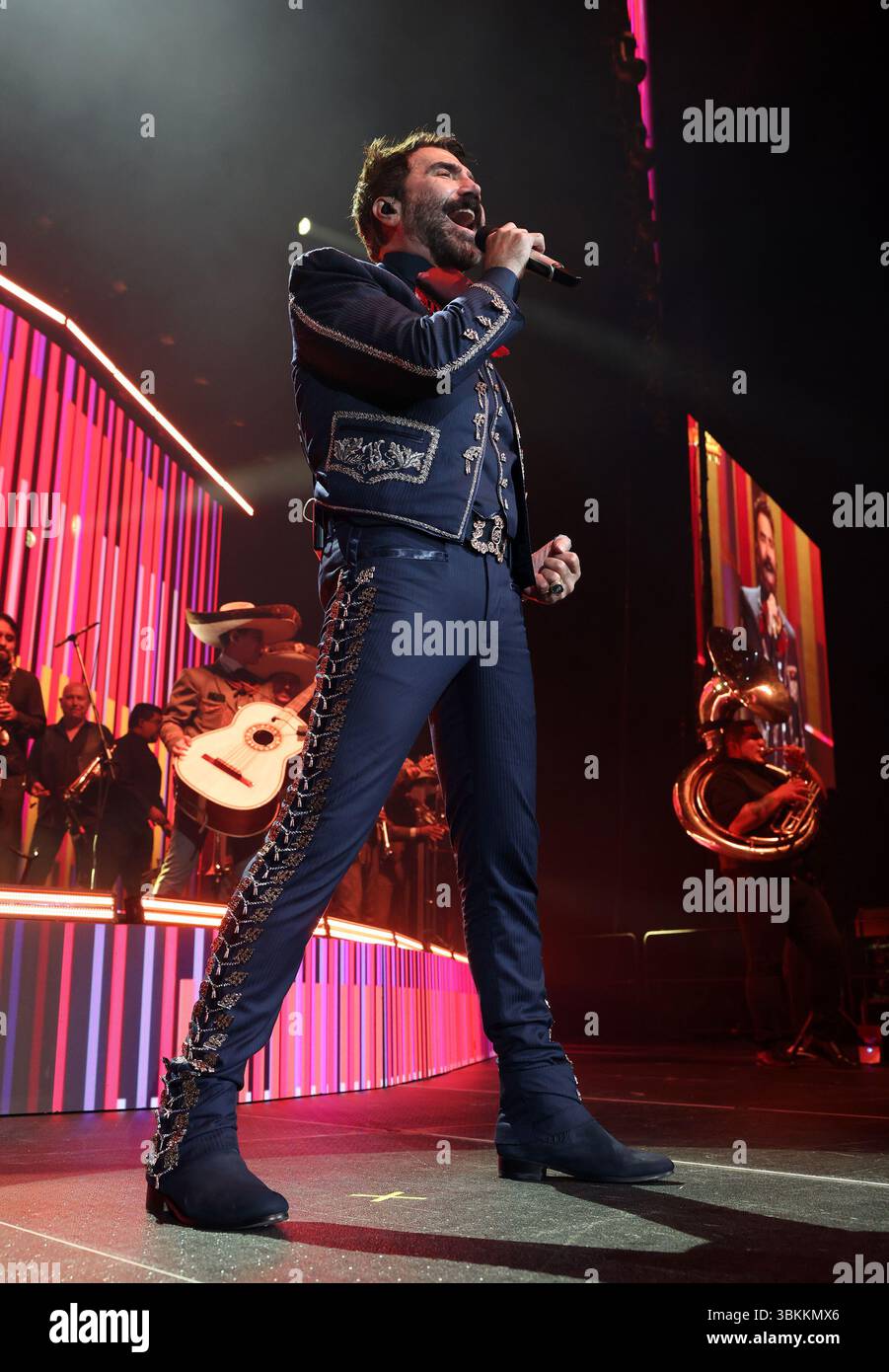 MIAMI, FL - JUNE 21: Alejandro Fernandez performs during Alejandro ...