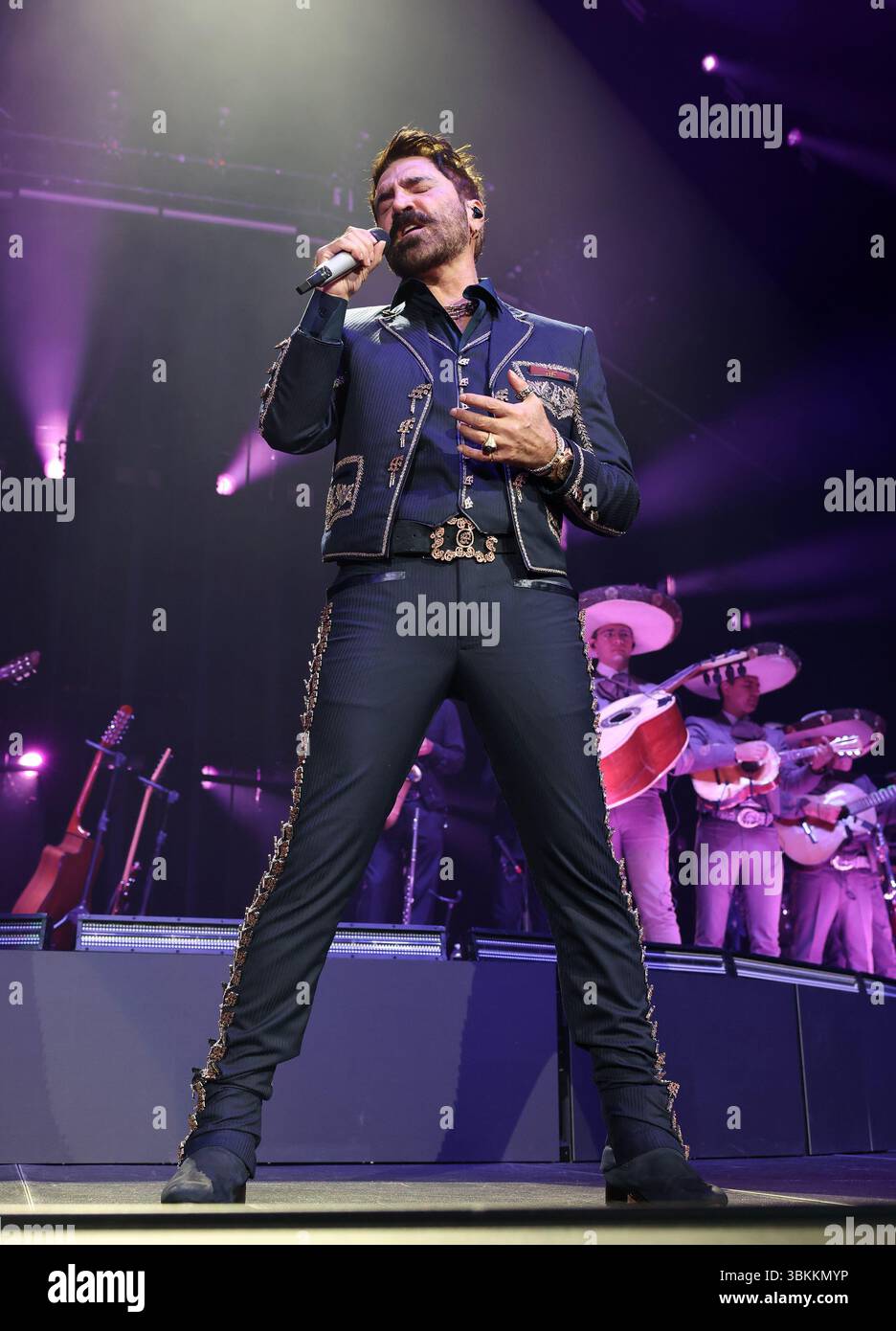 MIAMI, FL - JUNE 21: Alejandro Fernandez performs during Alejandro ...
