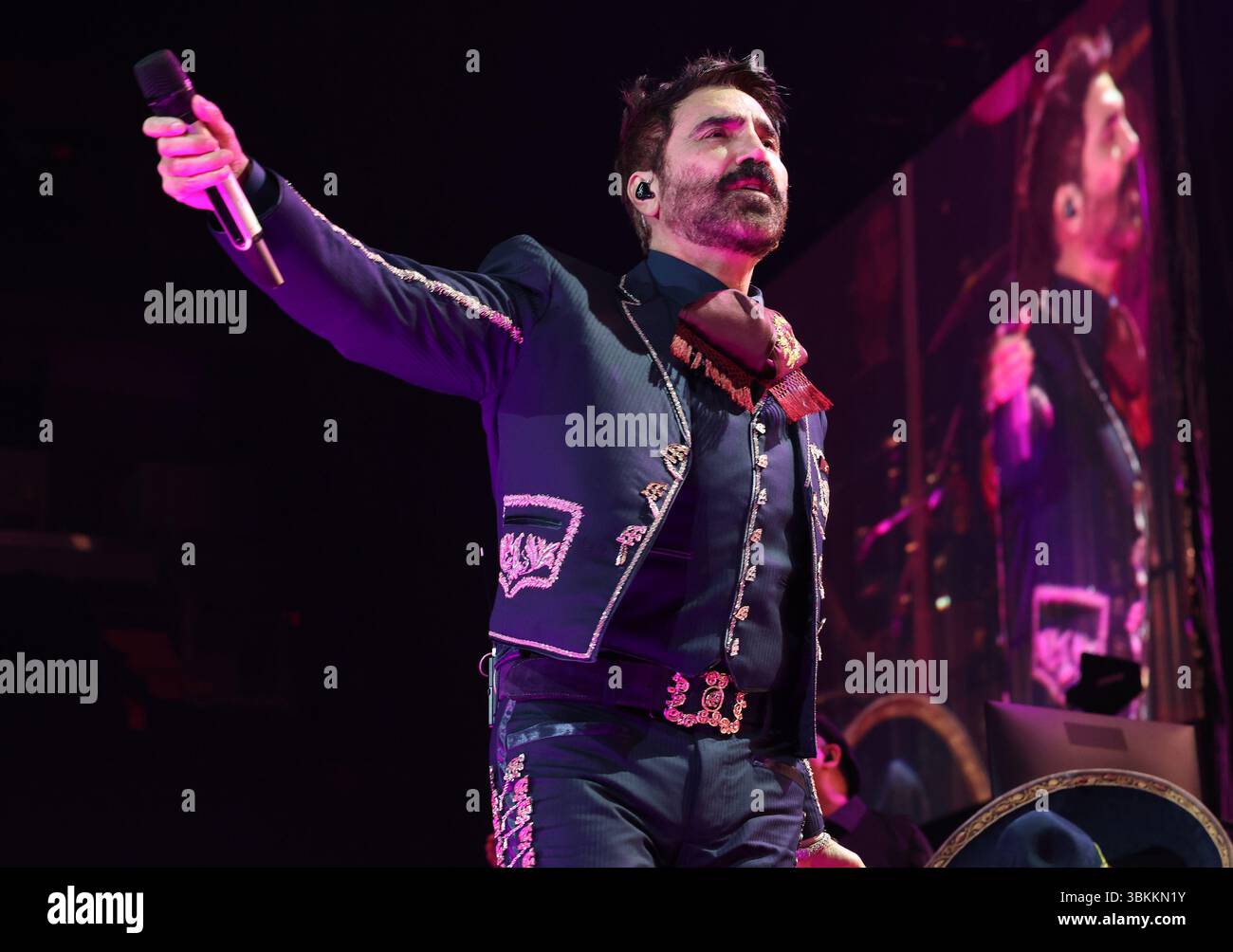 MIAMI, FL - JUNE 21: Alejandro Fernandez performs during Alejandro ...