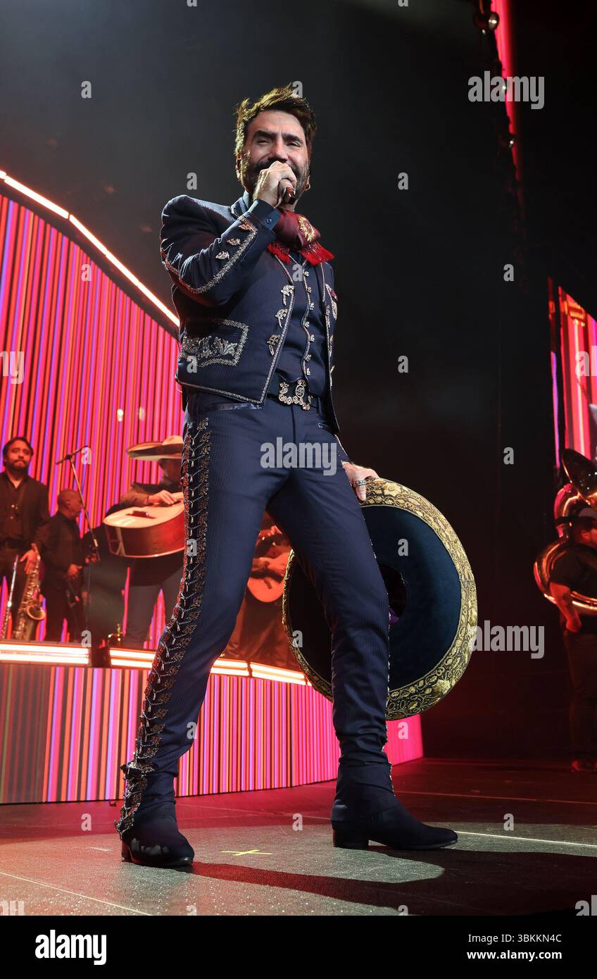 MIAMI, FL - JUNE 21: Alejandro Fernandez performs during Alejandro ...