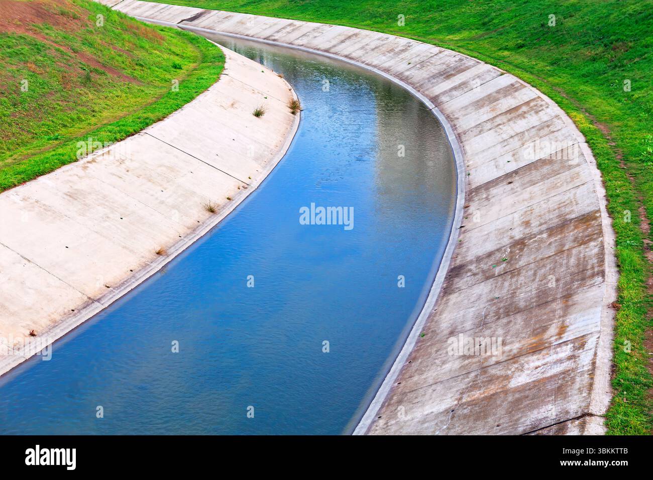 Narrow banks irrigation channel hi-res stock photography and images - Alamy