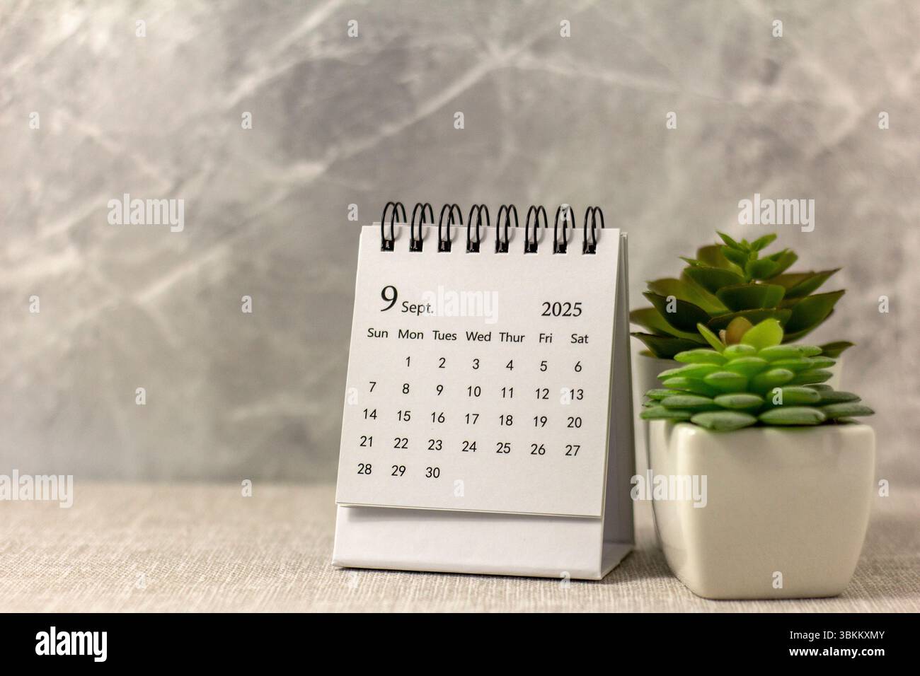 September calendar 2025 hi-res stock photography and images - Alamy