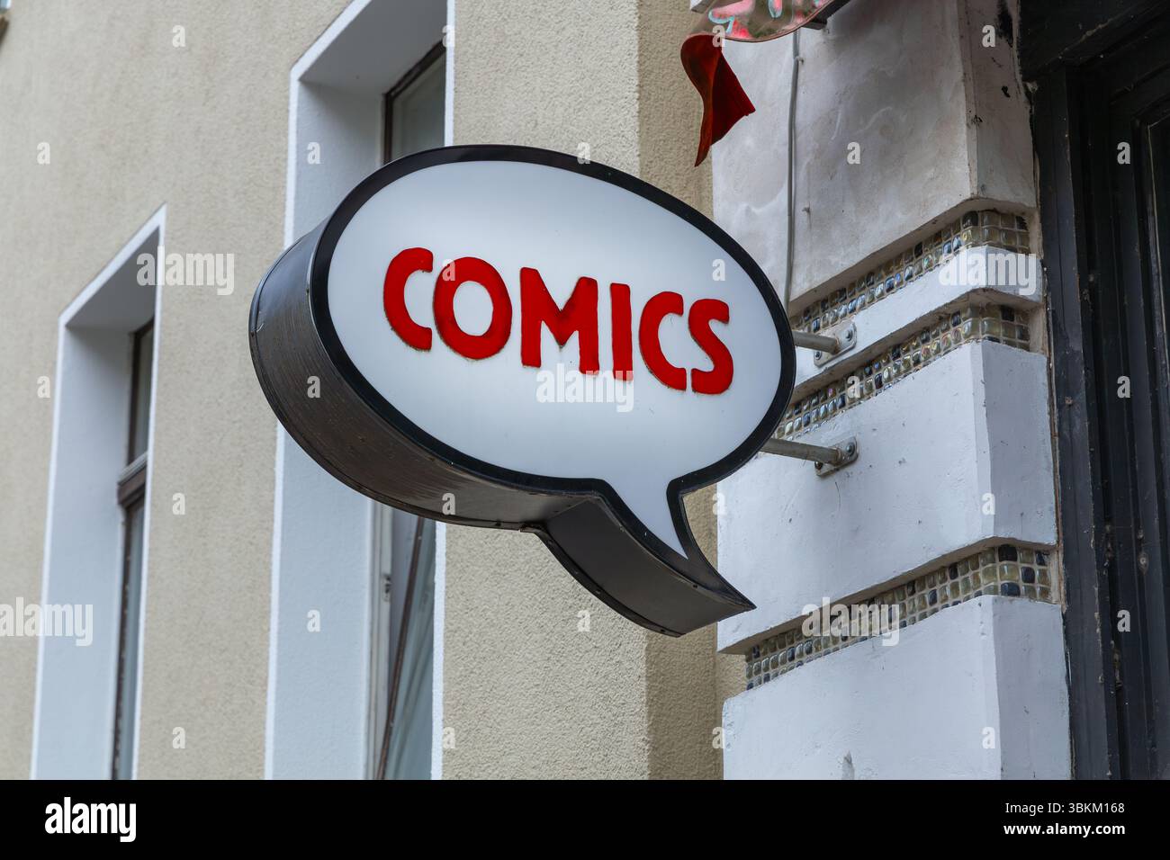 Store building facade speech hi-res stock photography and images - Alamy