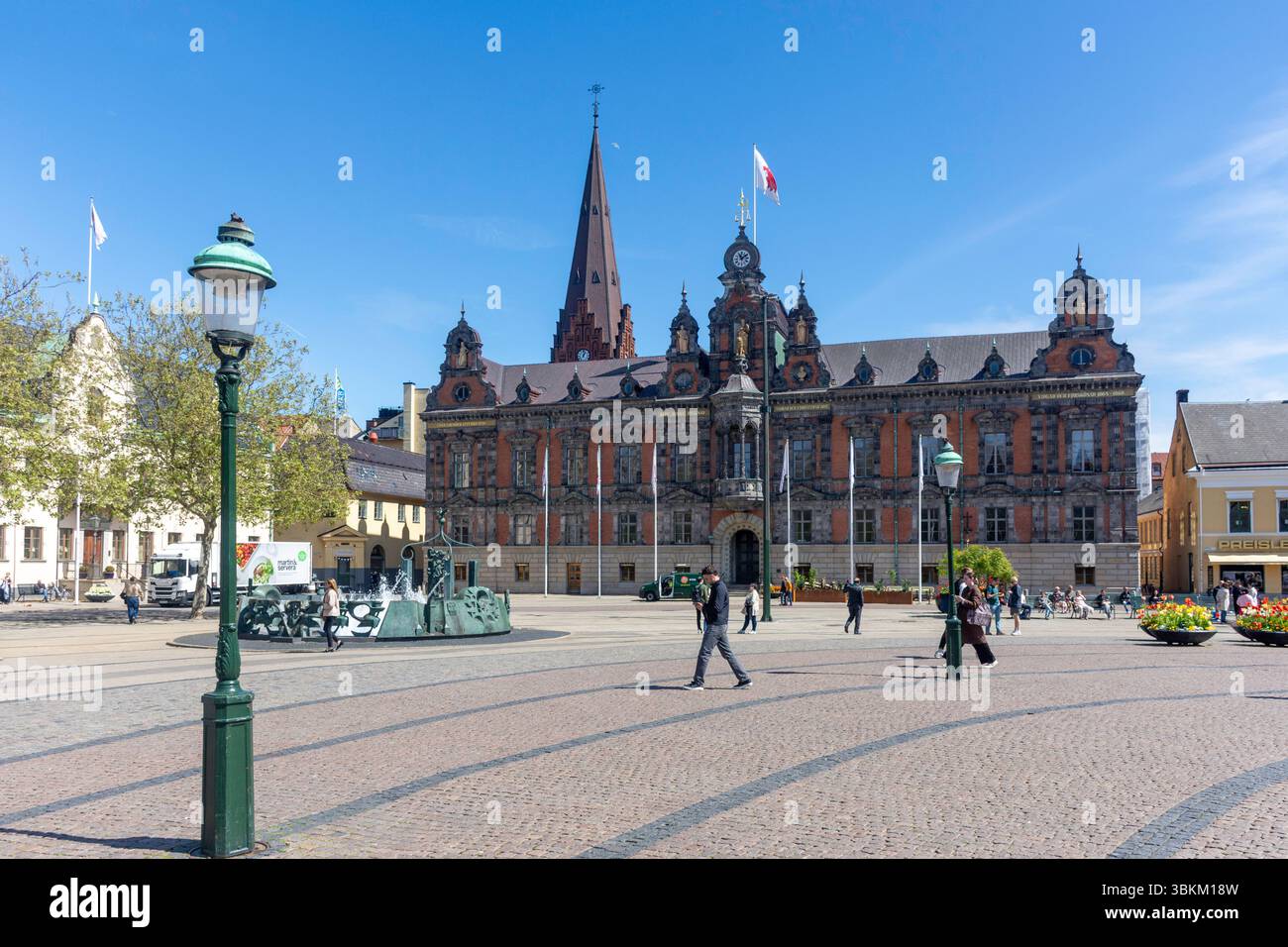 Malmö City Hall (Malmö Rådhus) and Torgbrunnen Fountain, Stortorget ...