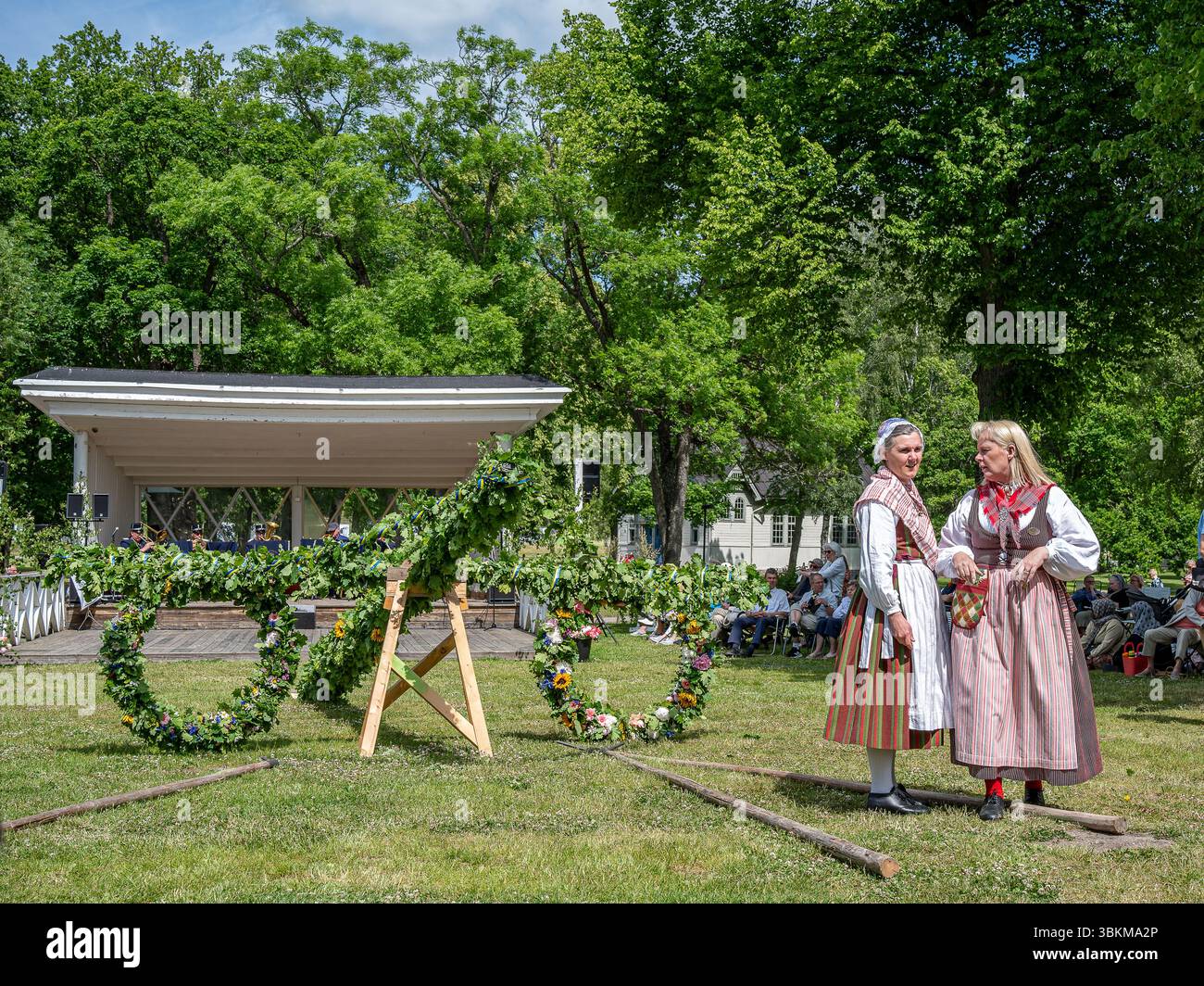 Midsummer sweden celebration hi-res stock photography and images - Alamy