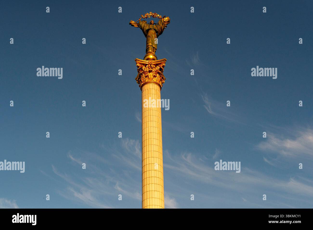 Ukrainian Independent Monument / Monument Nezalezhnosti. The Majdan ...