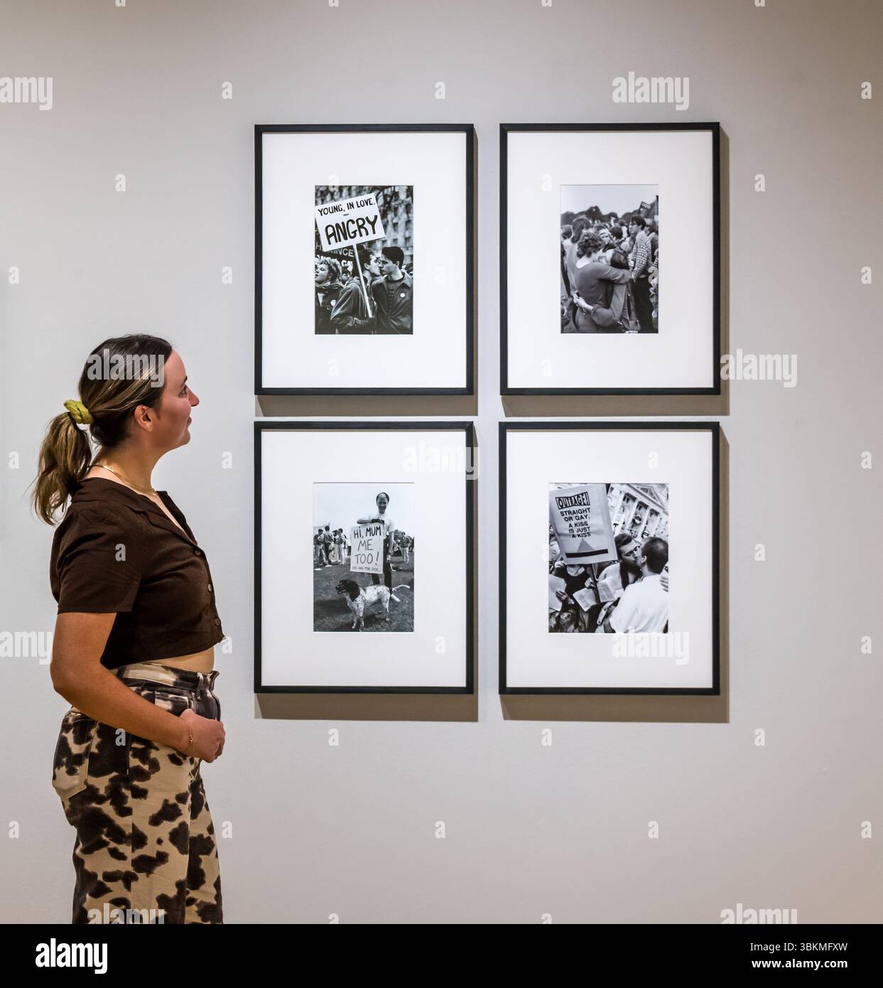 Photography exhibition photos hi-res stock photography and images - Alamy