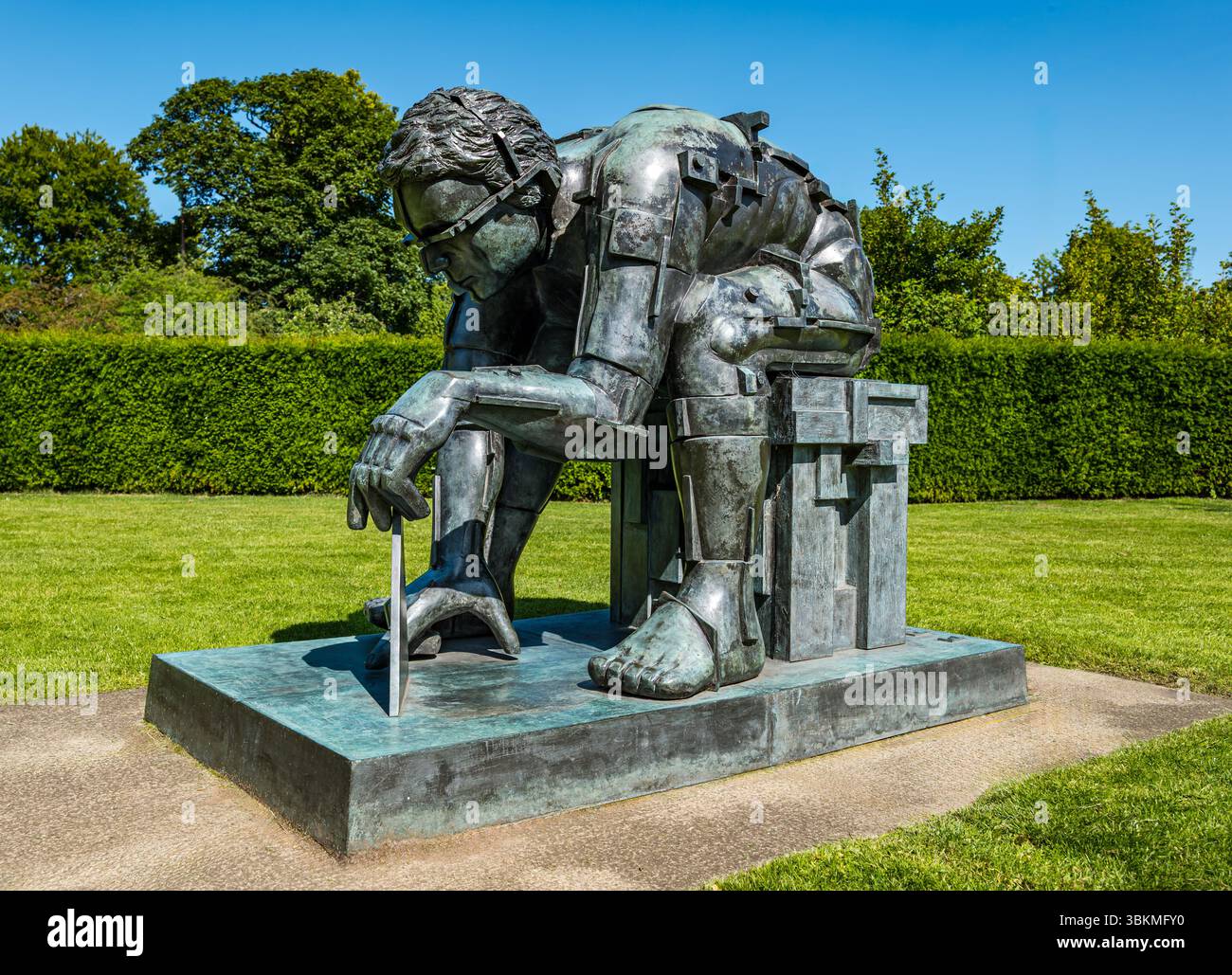 Art eduardo paolozzi bronze statue hi-res stock photography and images ...