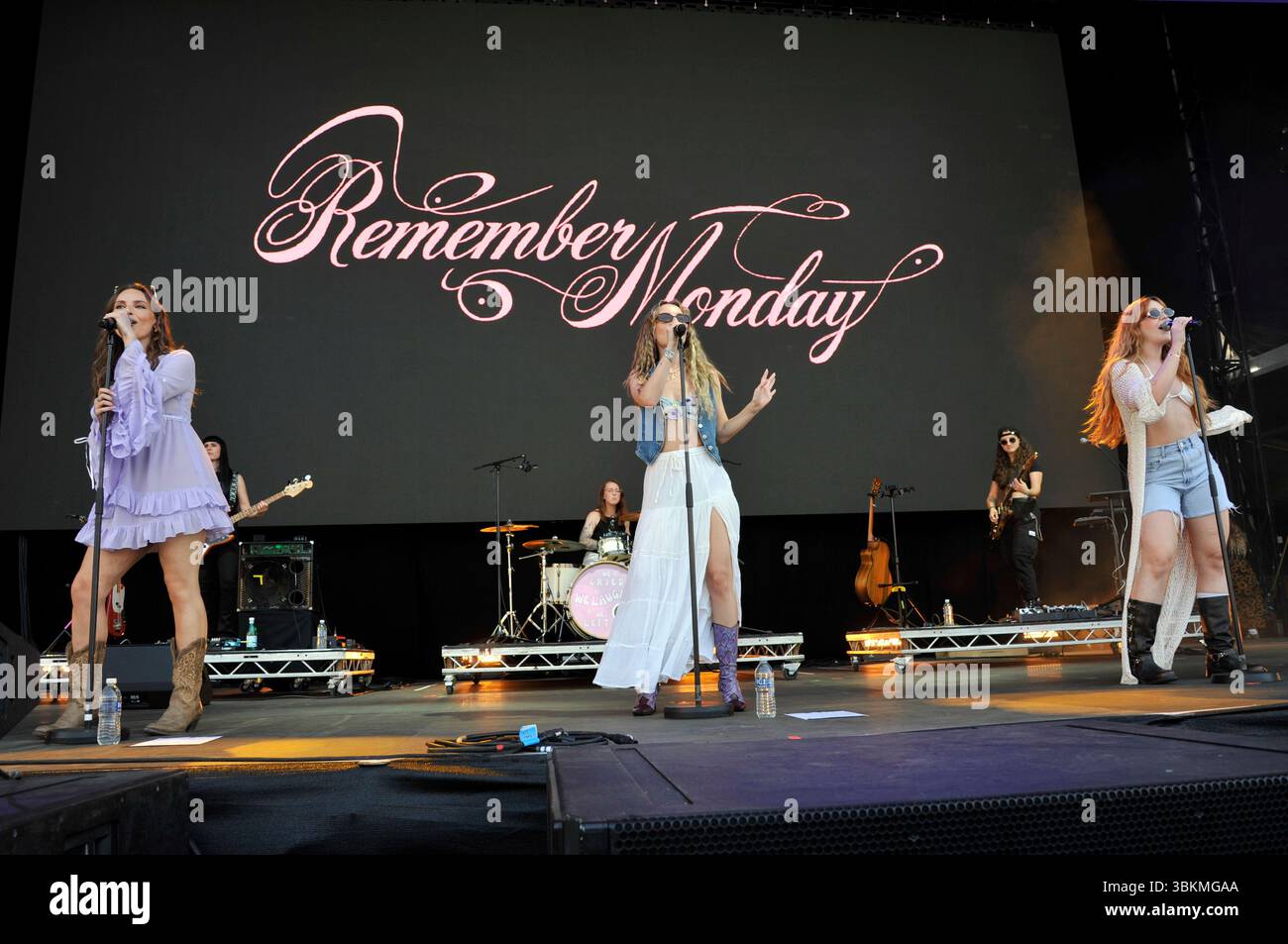 21 June 2025. Woodstock, Oxfordshire, UK. Remember Monday perform at ...