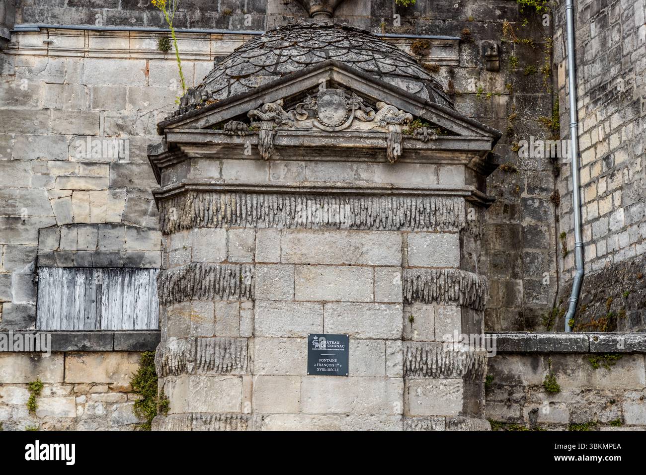 Date stone on 18th century hi-res stock photography and images - Alamy