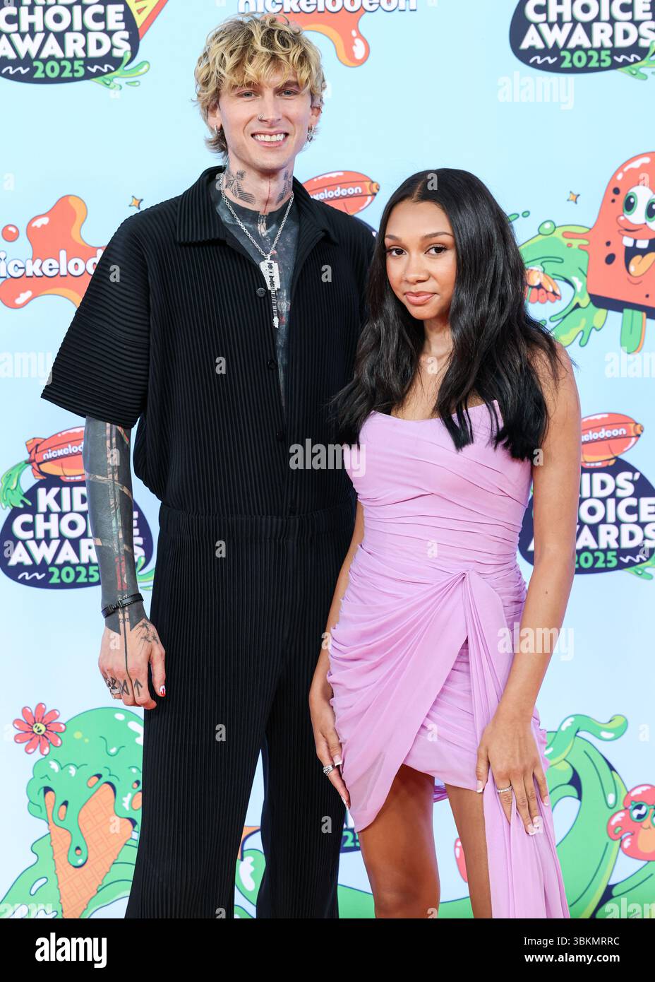 SANTA MONICA, LOS ANGELES, CALIFORNIA, USA - JUNE 21: American singer ...