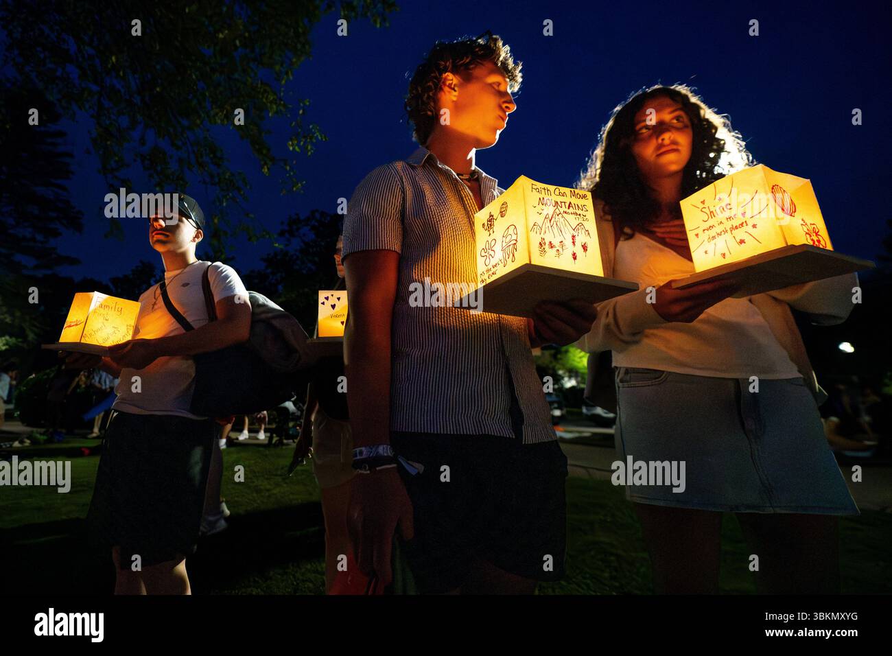 June 21 2025 people hi-res stock photography and images - Alamy
