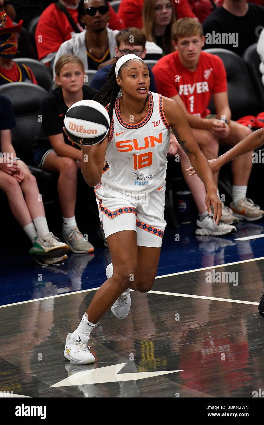 INDIANAPOLIS, IN - JUNE 17: Connecticut Sun guard/forward Jaelyn Brown ...