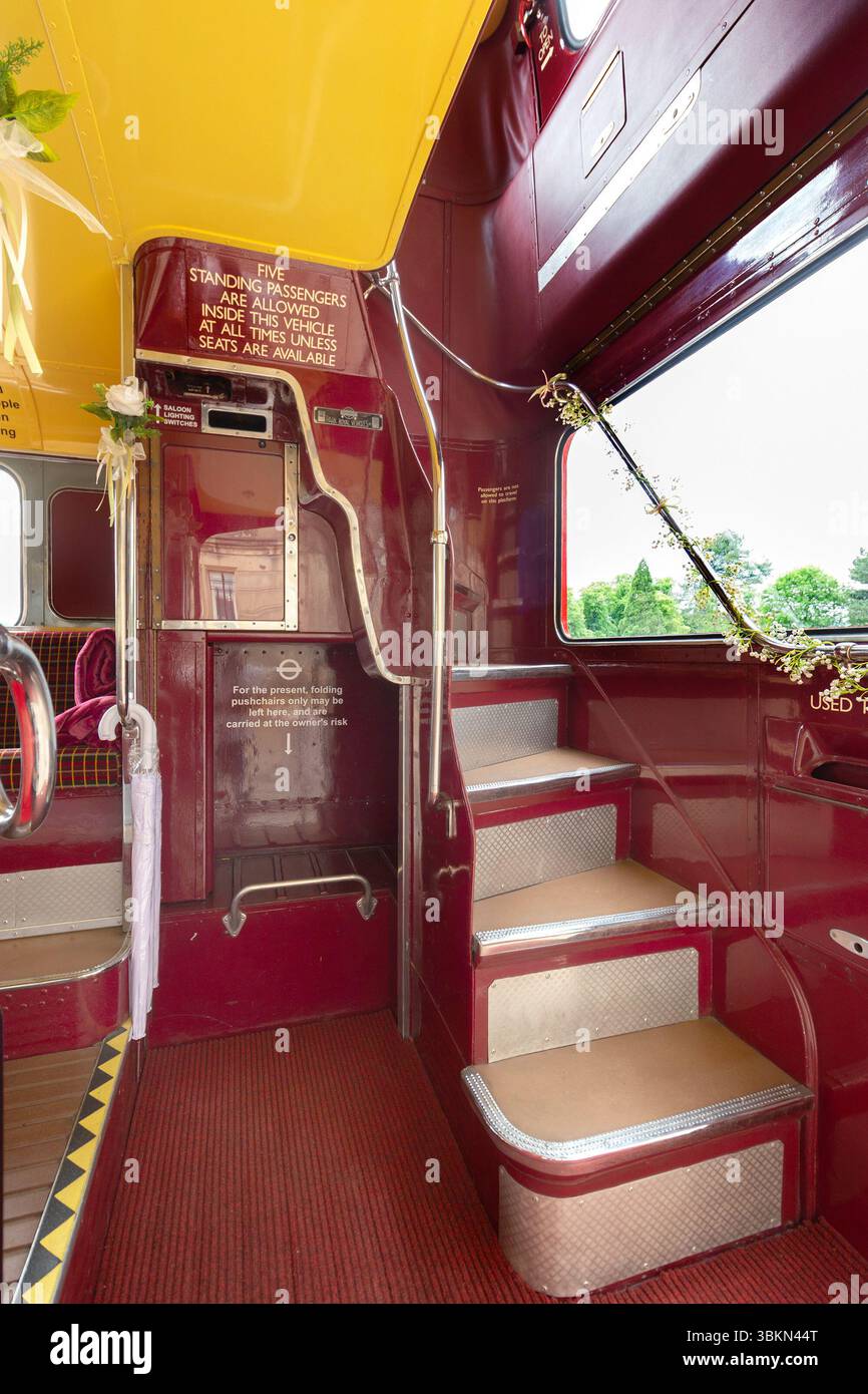 Open platform bus hi-res stock photography and images - Alamy