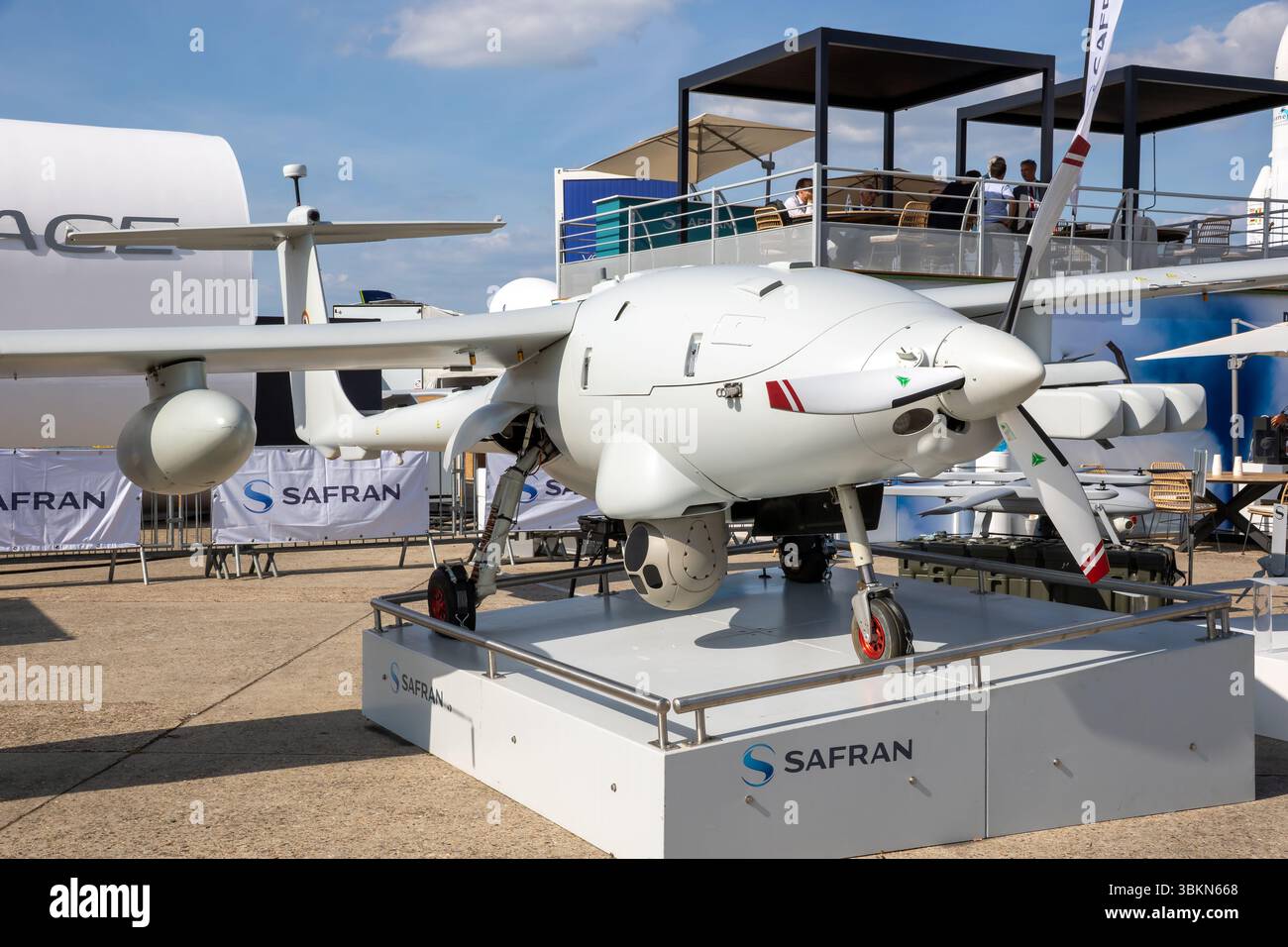 Safran patroller hi-res stock photography and images - Alamy