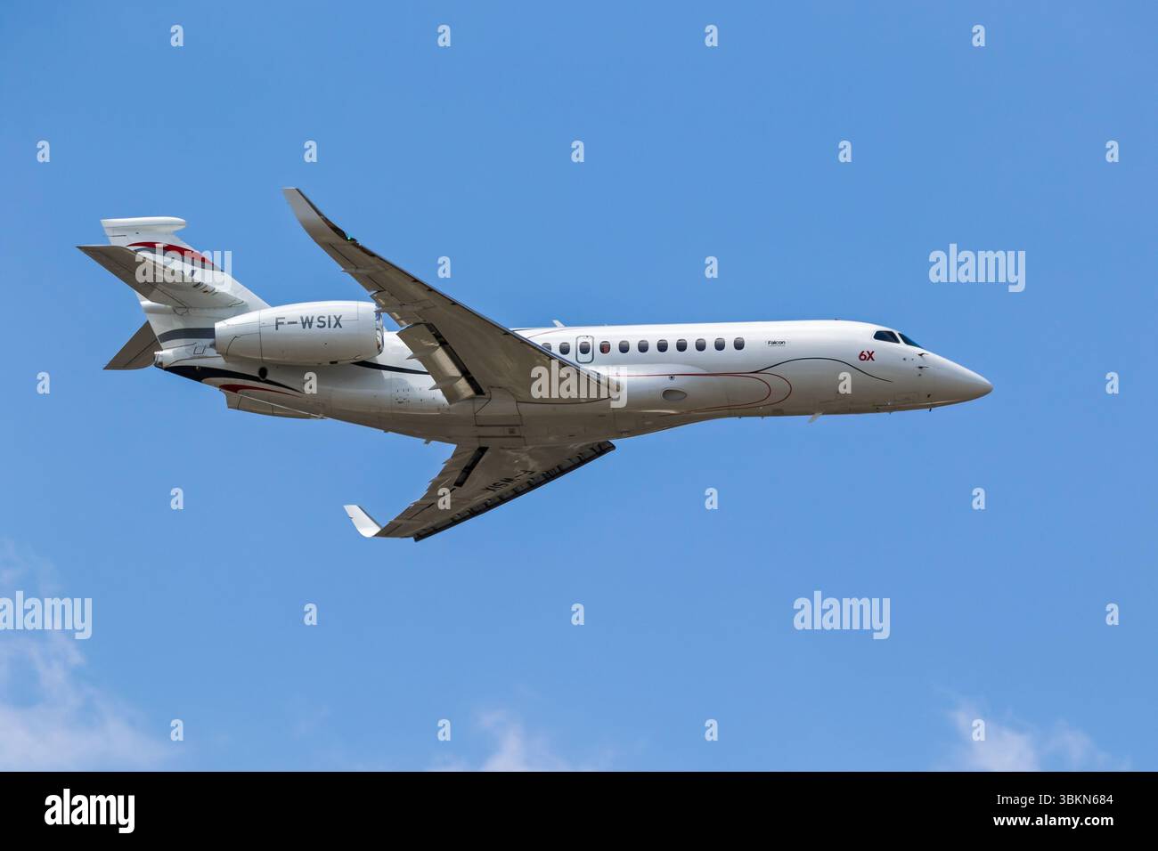 Dassault falcon 6x corporate hi-res stock photography and images - Alamy