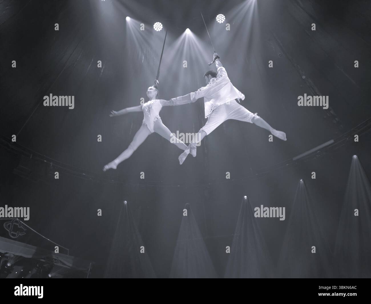 Circus couple hi-res stock photography and images - Alamy