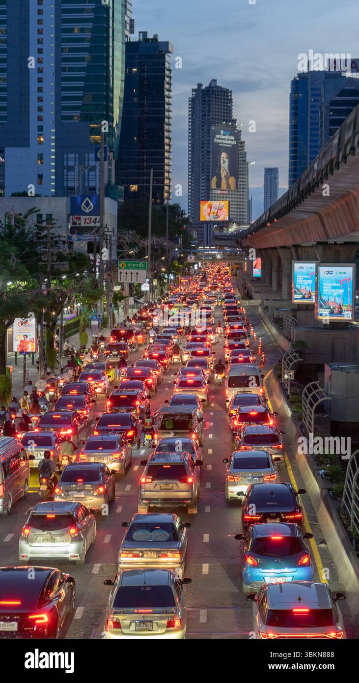 Traffic going nowhere in Bangkok Stock Photo - Alamy
