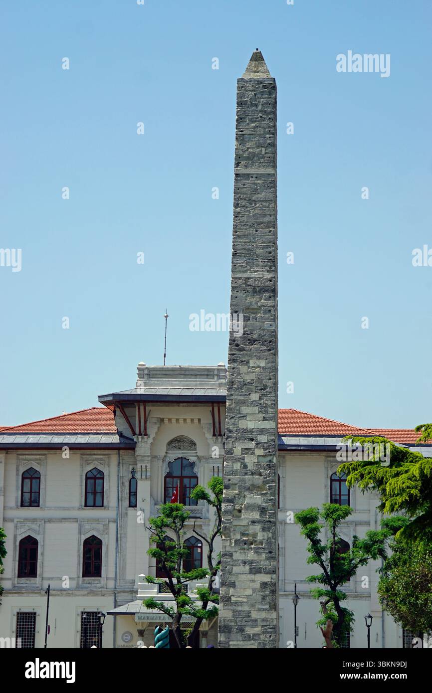 scenic old walled obelisk in downtown istanbul Stock Photo - Alamy