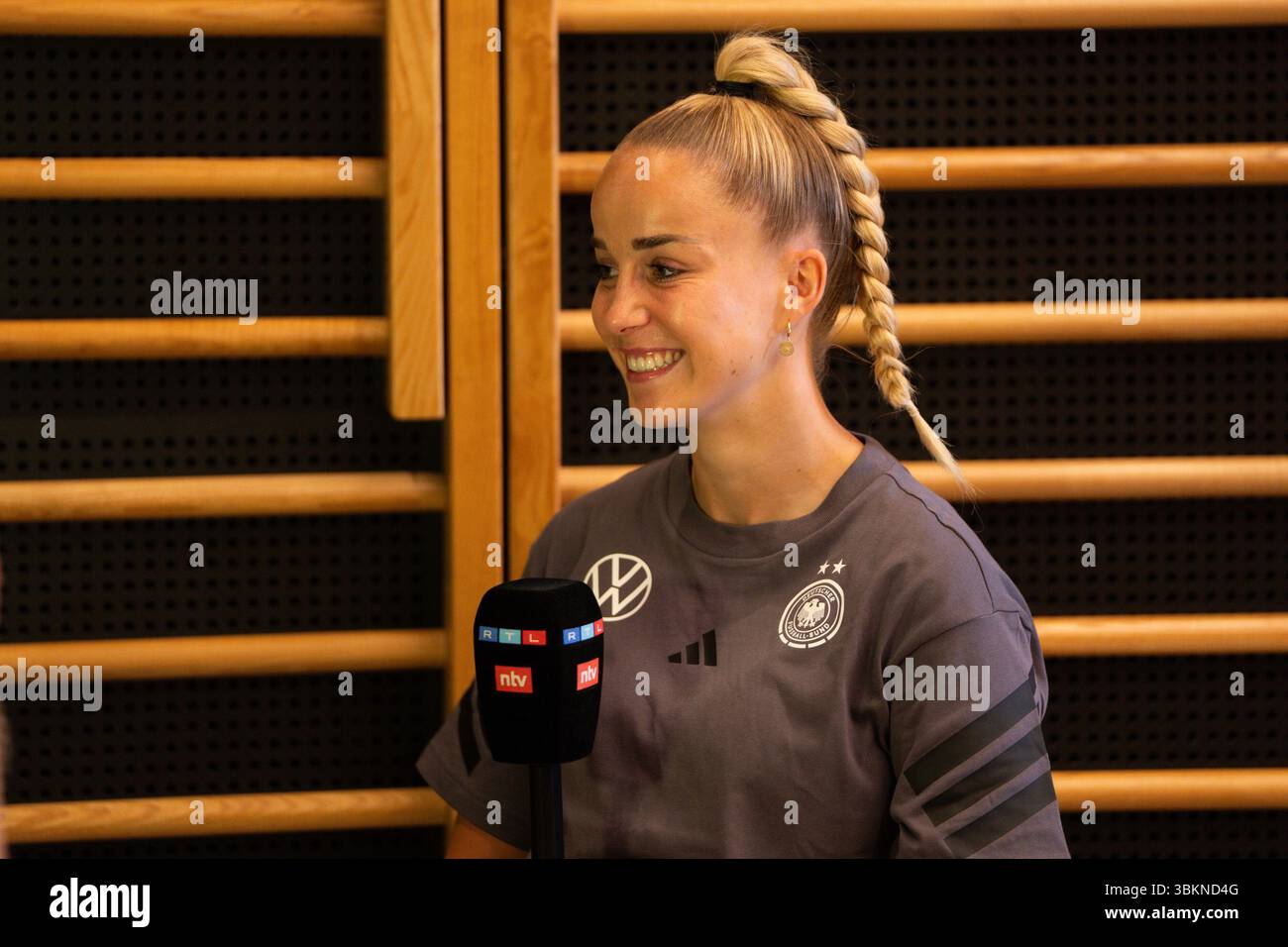 Herzogenaurach, Deutschland. 22nd June, 2025. Giulia Gwinn (Deutschland ...