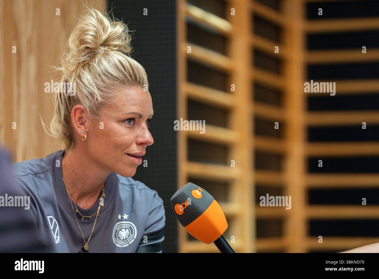 Herzogenaurach, Deutschland. 22nd June, 2025. Linda Dallmann ...