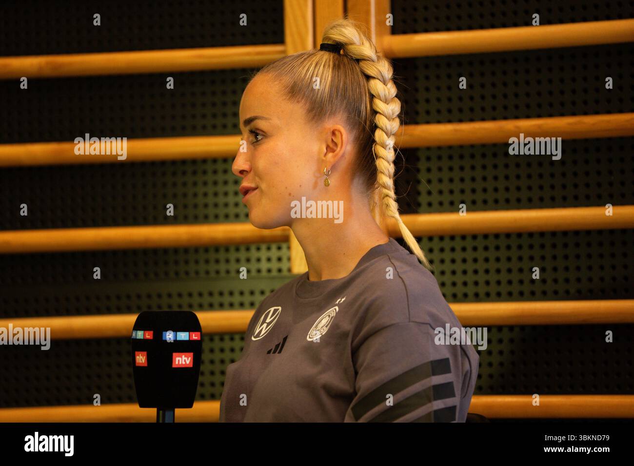 Herzogenaurach, Deutschland. 22nd June, 2025. Giulia Gwinn (Deutschland ...