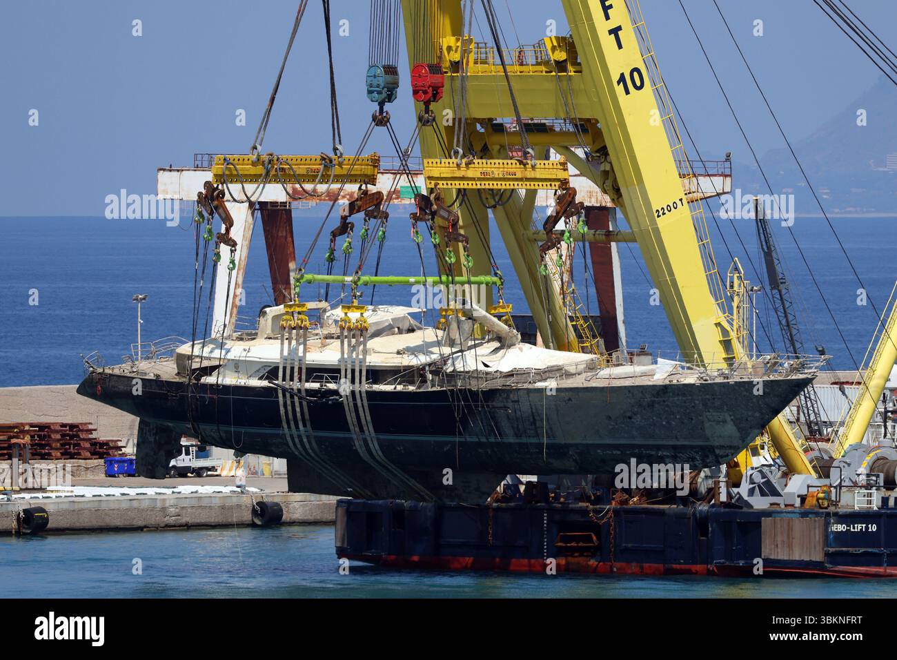 THE BAYESIAN LEAVES PORTICELLO WITH THE HEBO LIFT 10 BARGE IS TAKEN TO ...